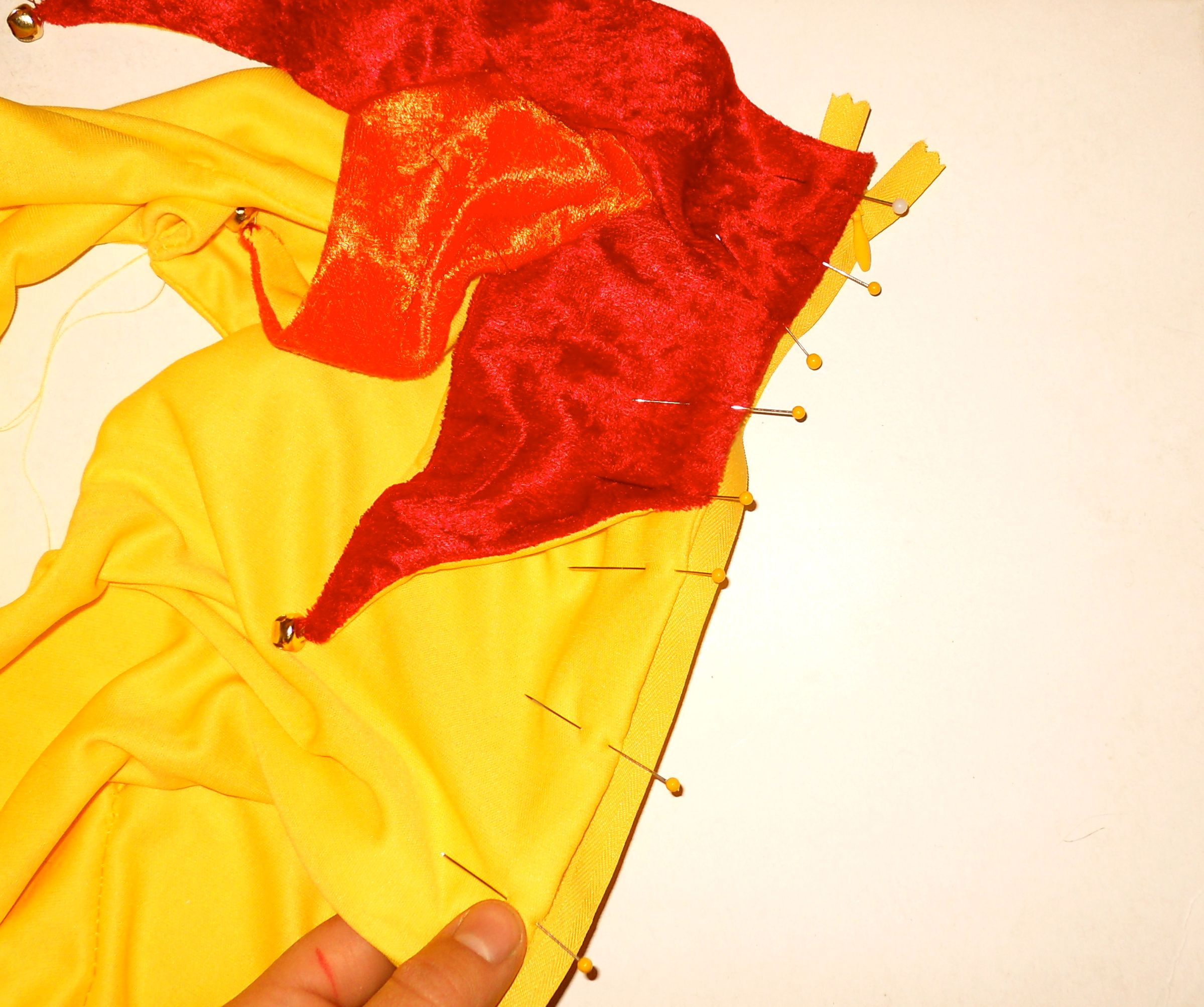 Jester Costume : 11 Steps - Instructables