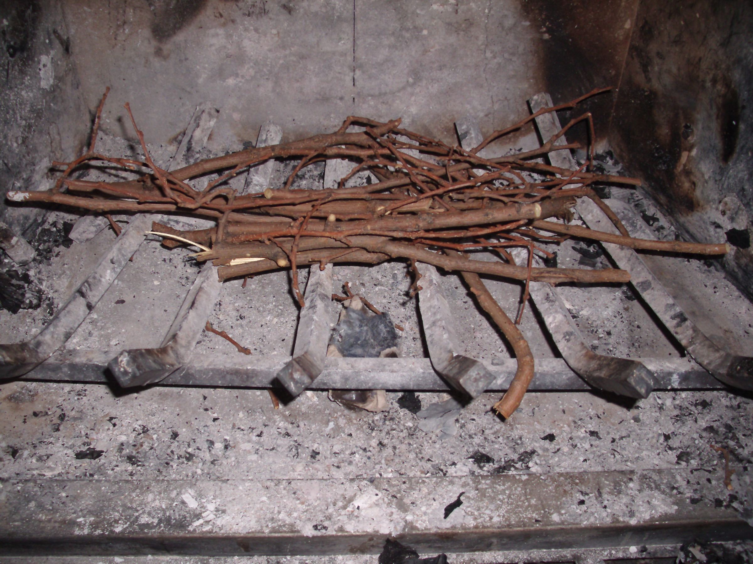 How to Make AMAZING Fire Starters (BoyScout Style) : 4 Steps (with ...