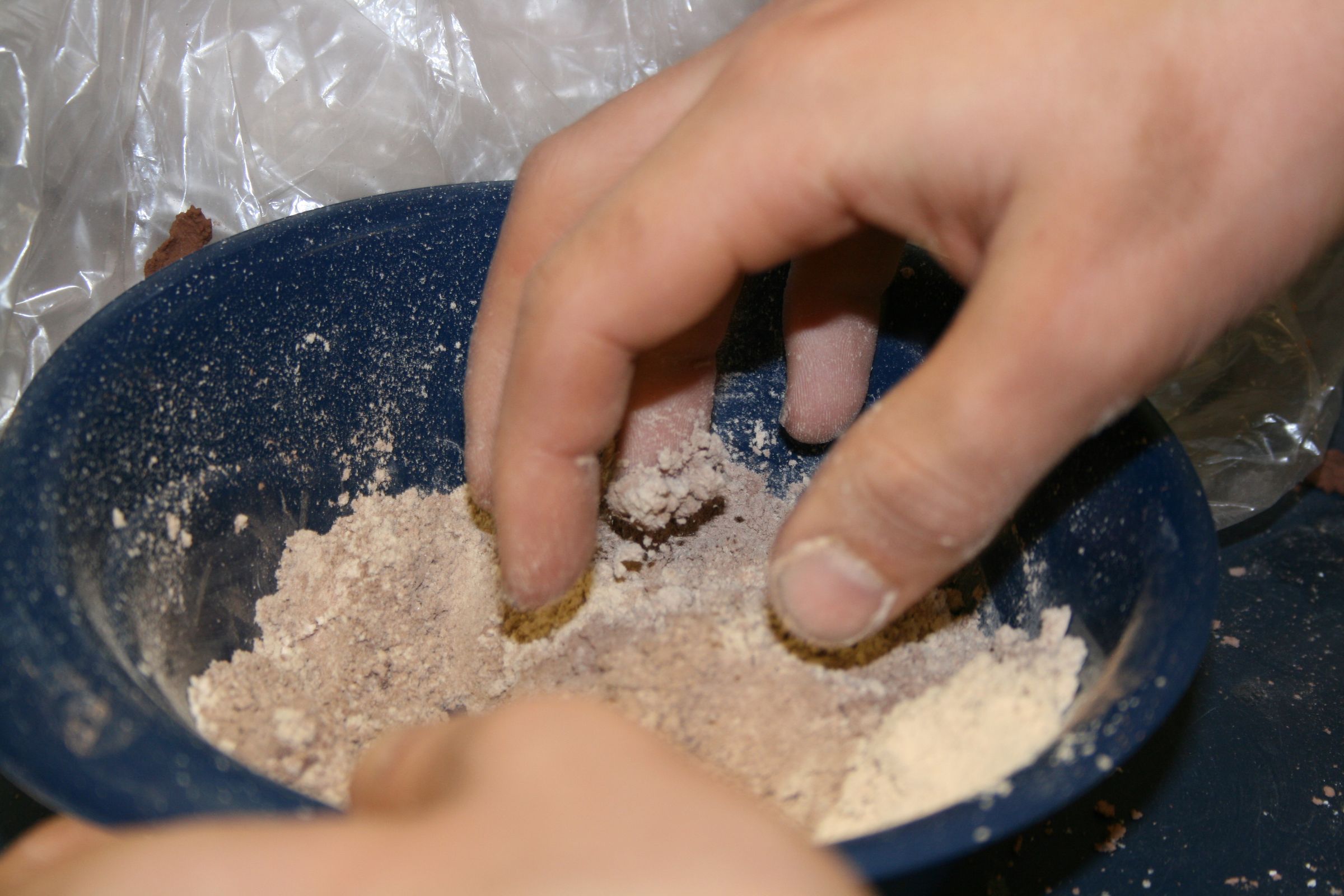 Clay-Sawdust Water Filters : 6 Steps (with Pictures) - Instructables