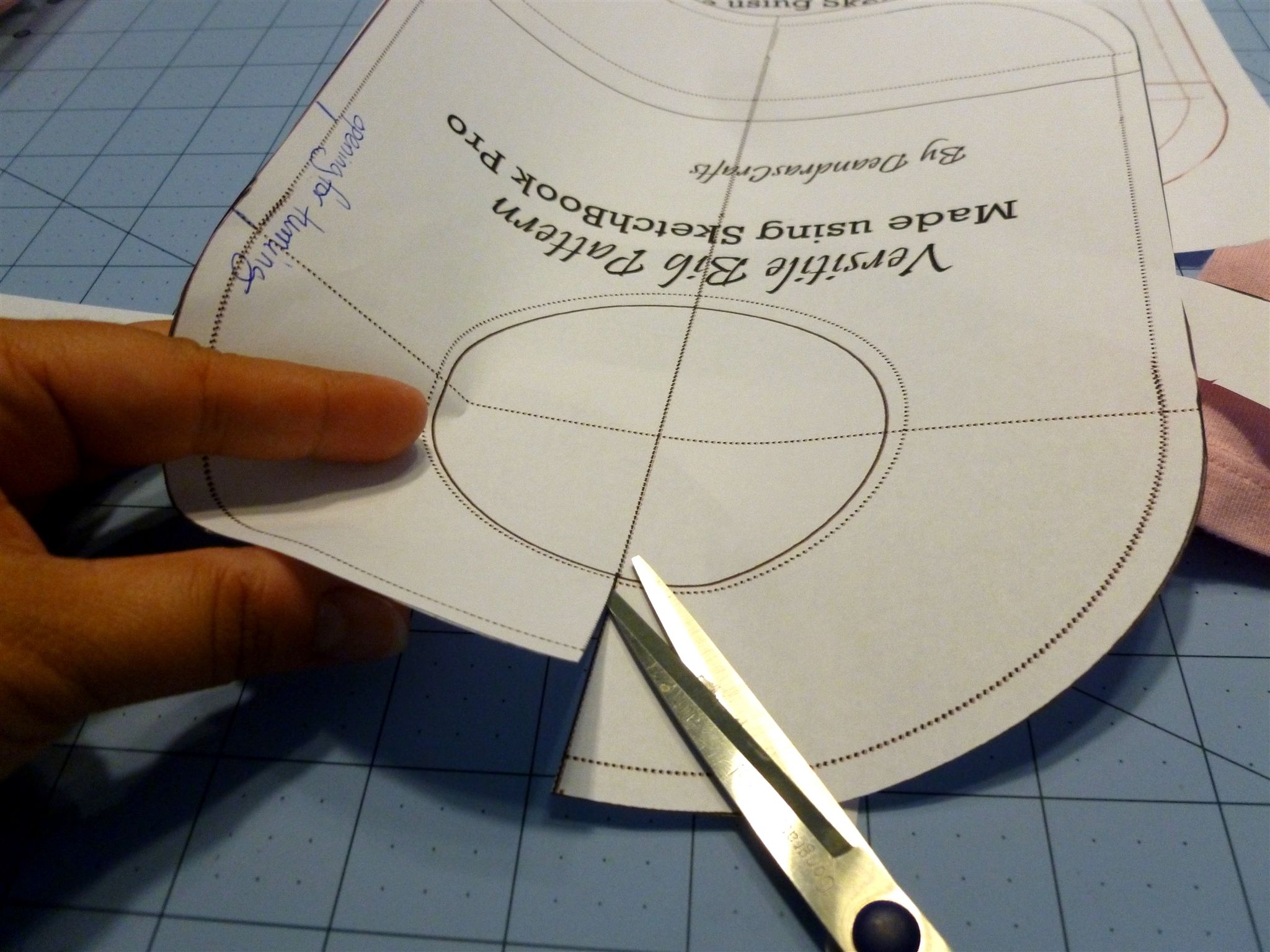 Recycled Clothes Bib With Versatile Pattern : 7 Steps (with Pictures ...