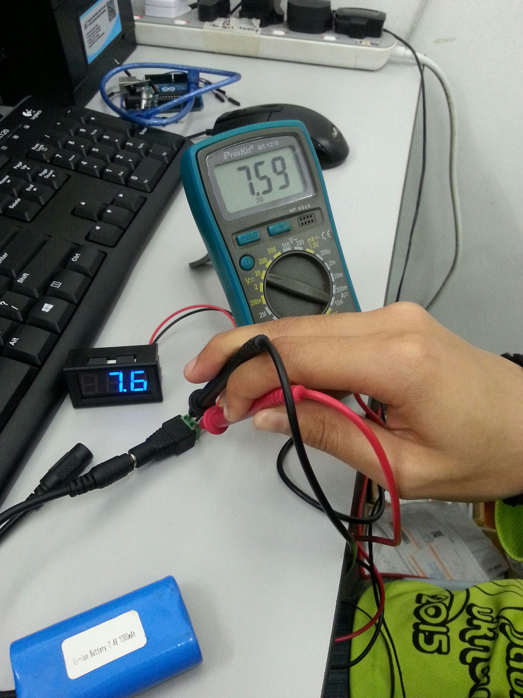 Tutorial for Mini Digital Voltmeter : 6 Steps - Instructables