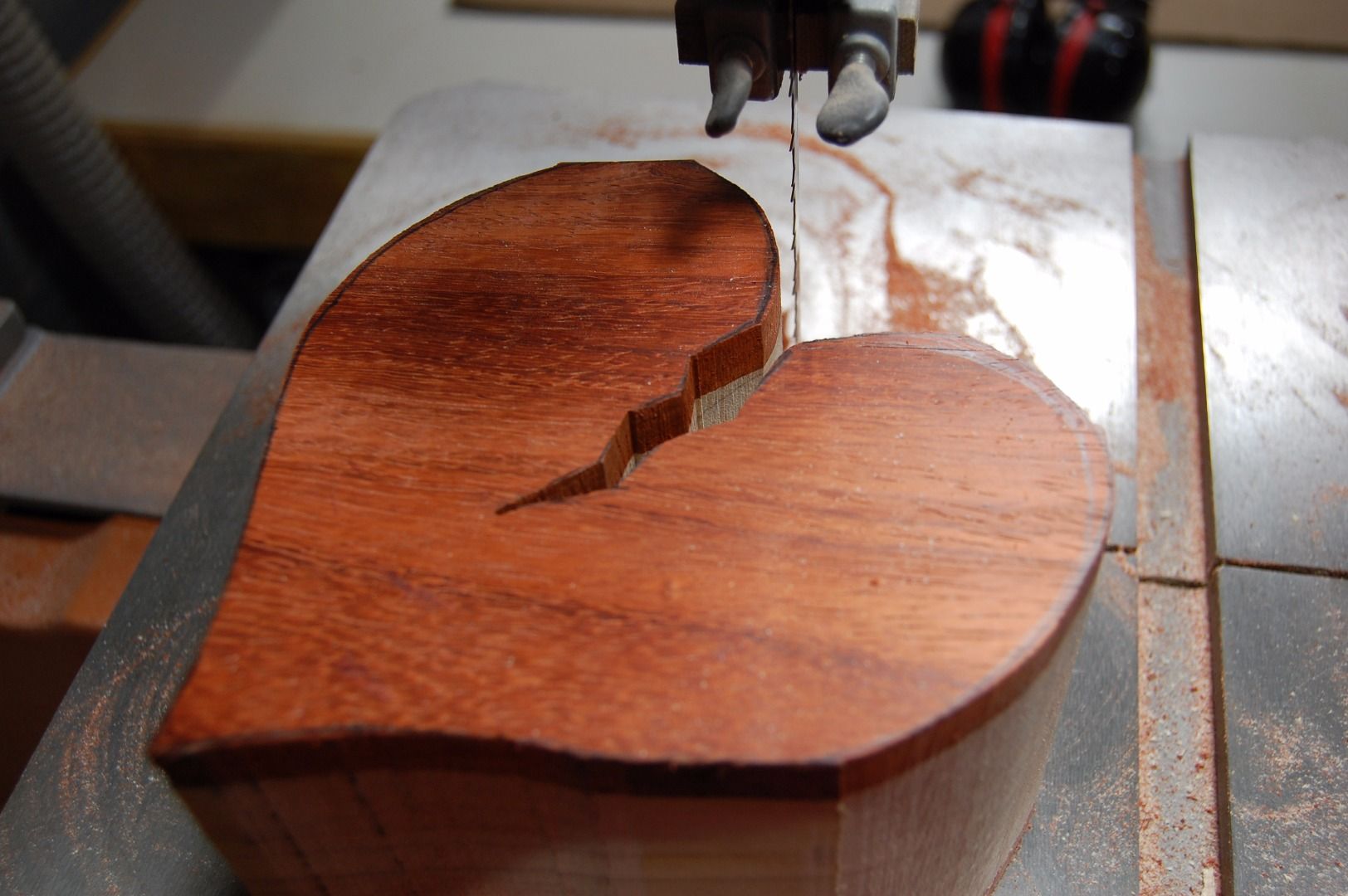 The Broken Heart Bandsaw Box : 12 Steps (with Pictures) - Instructables