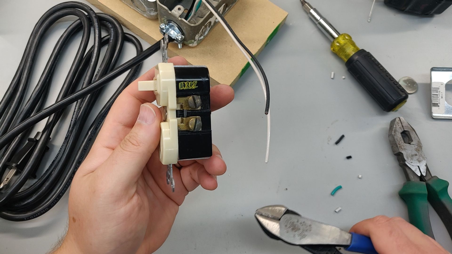 Light Bulb Current Limiter : 9 Steps (with Pictures) - Instructables
