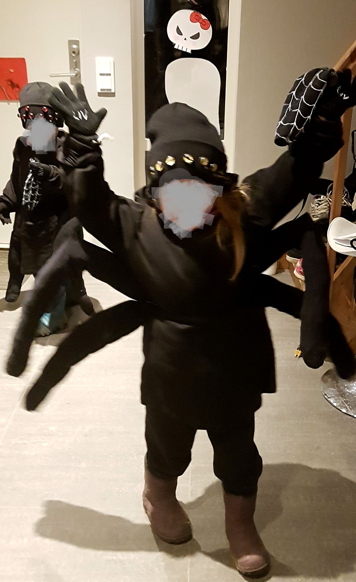 Easy Spider Costume : 6 Steps - Instructables