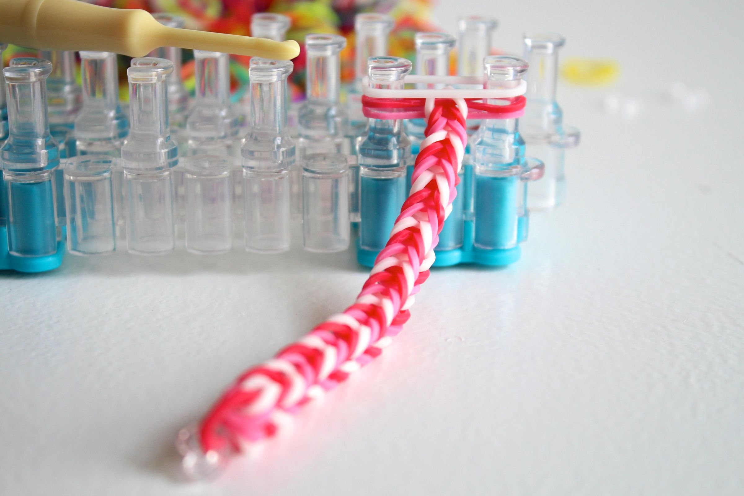 Rainbow Loom Fishtail : 6 Steps (with Pictures) - Instructables