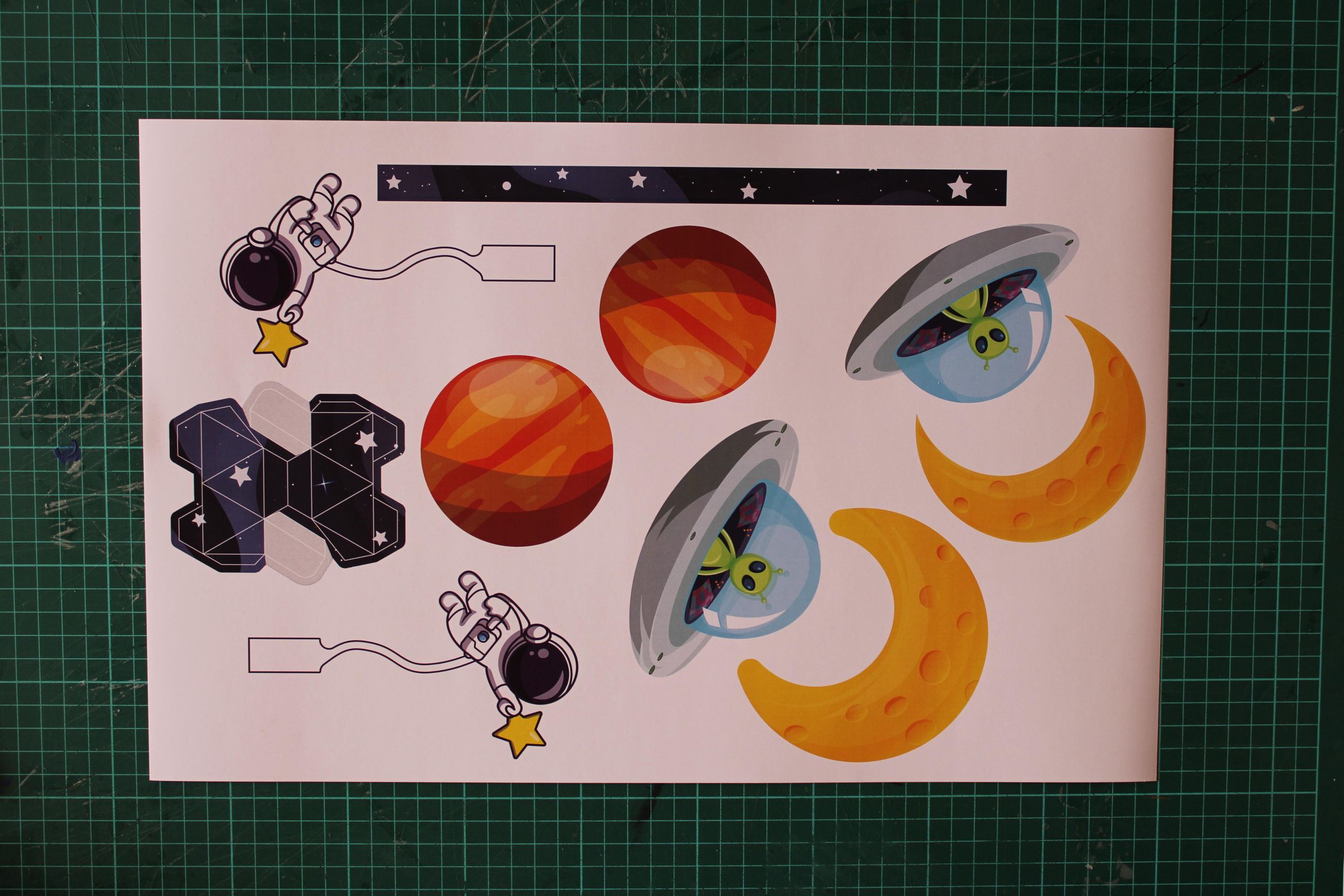 Pop-Up SPACE Card : 22 Steps (with Pictures) - Instructables