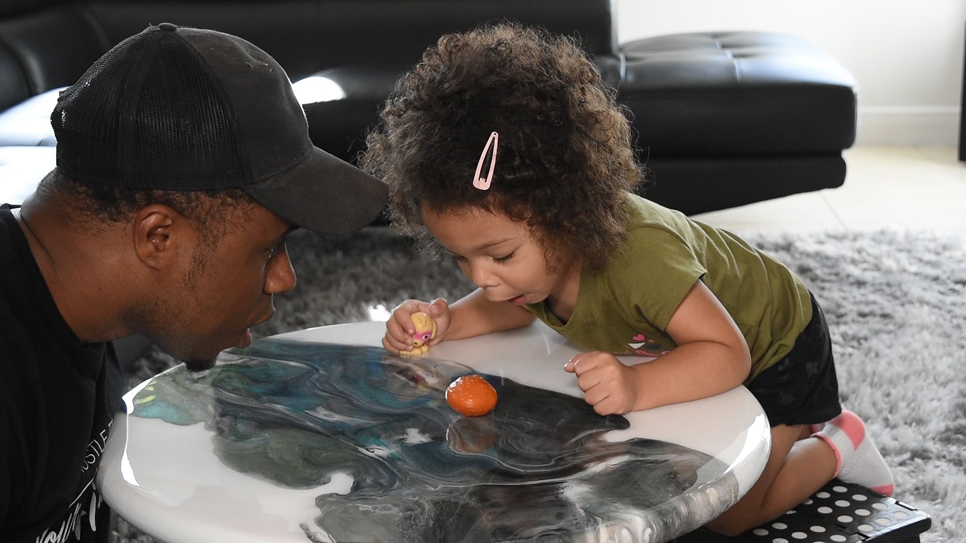 How to Make an Epoxy Resin Tabletop : 8 Steps (with Pictures ...