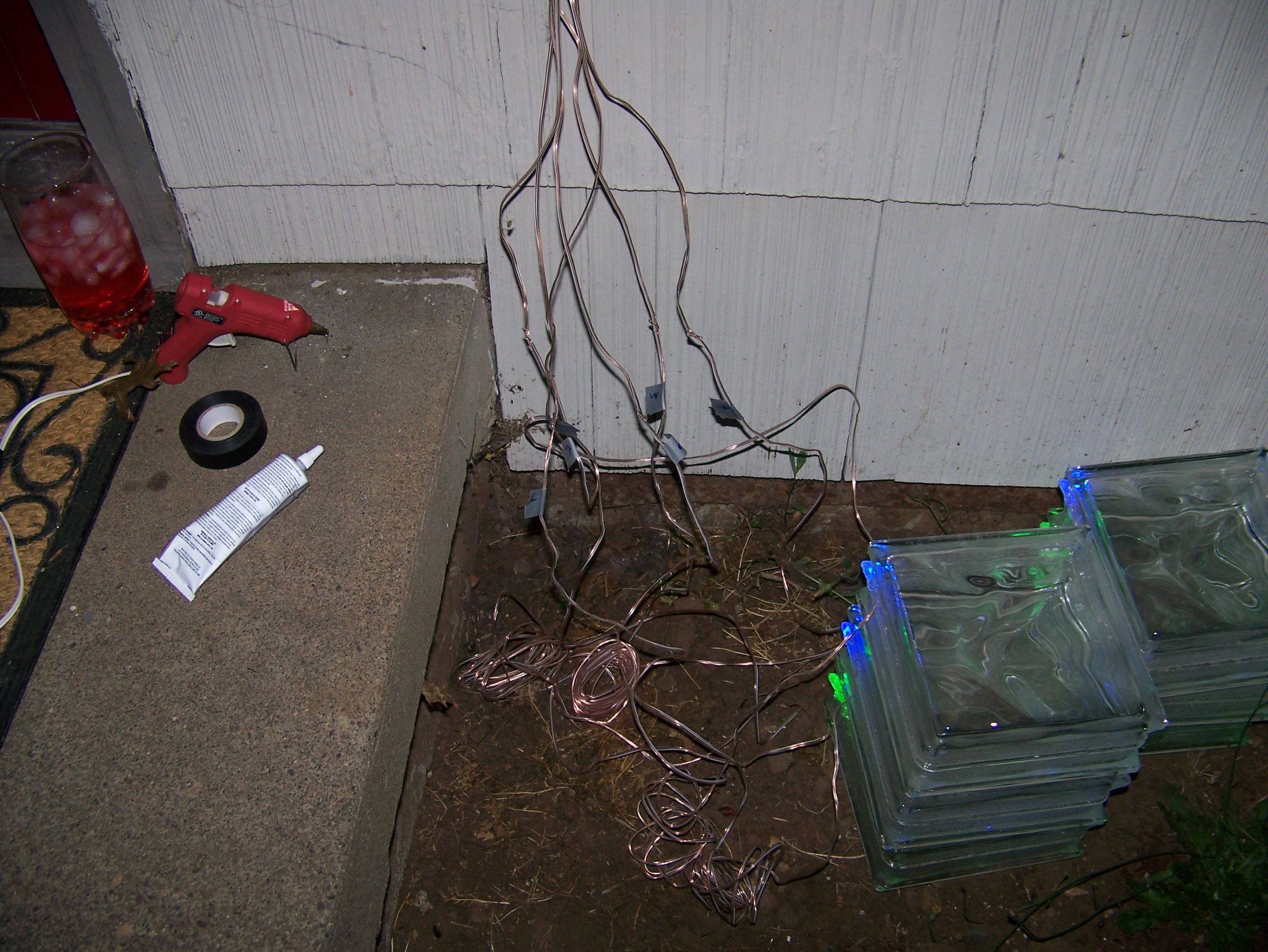 How to Make a Solar Powered Walkway : 5 Steps (with Pictures ...