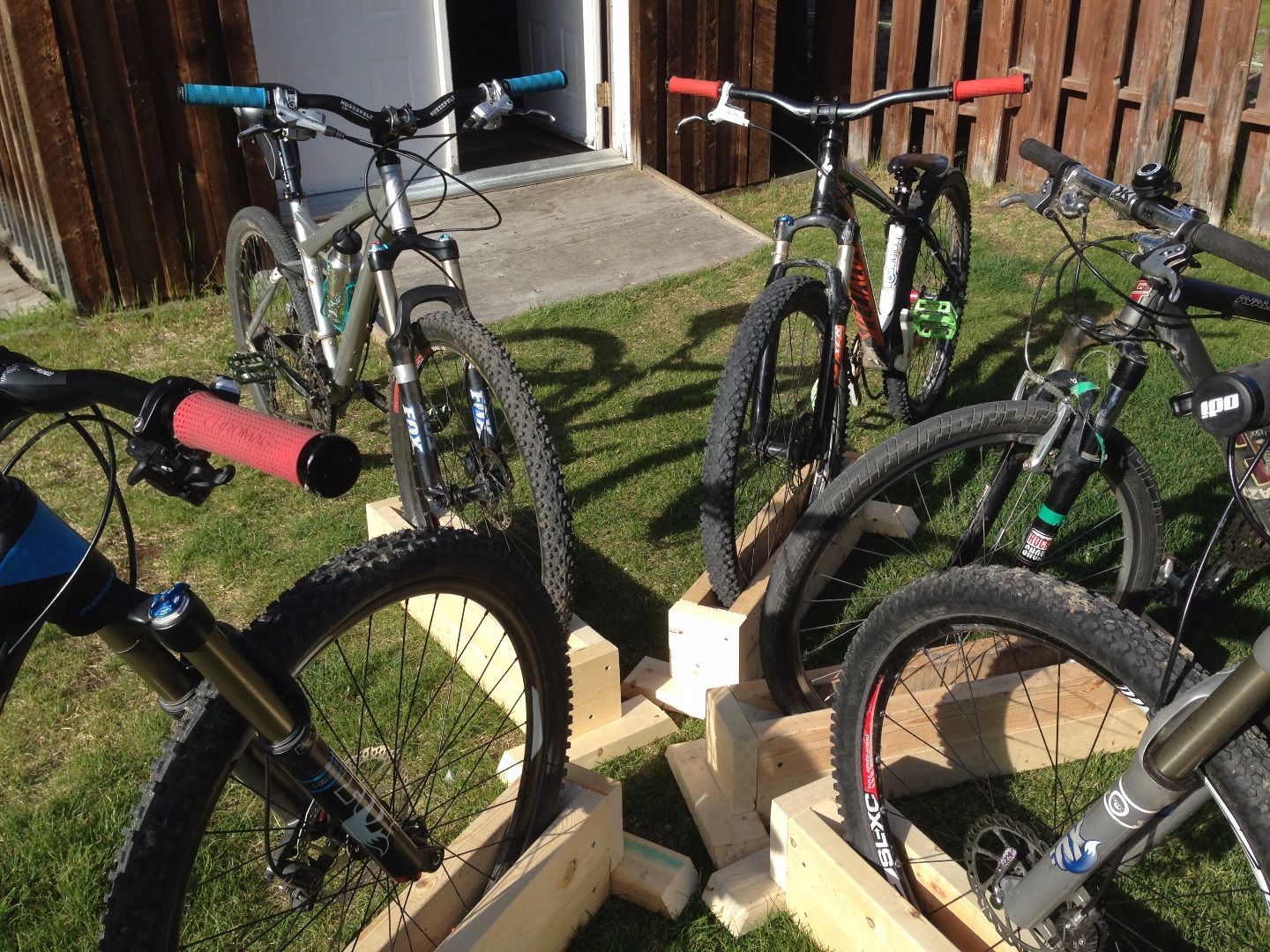 Scrap Wood Bike Stand (self Supporting) : 10 Steps (with Pictures ...