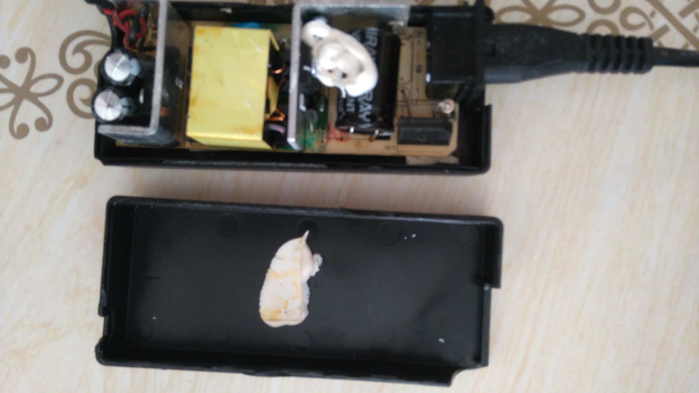 Fixing a Laptop Adapter : 5 Steps (with Pictures) - Instructables