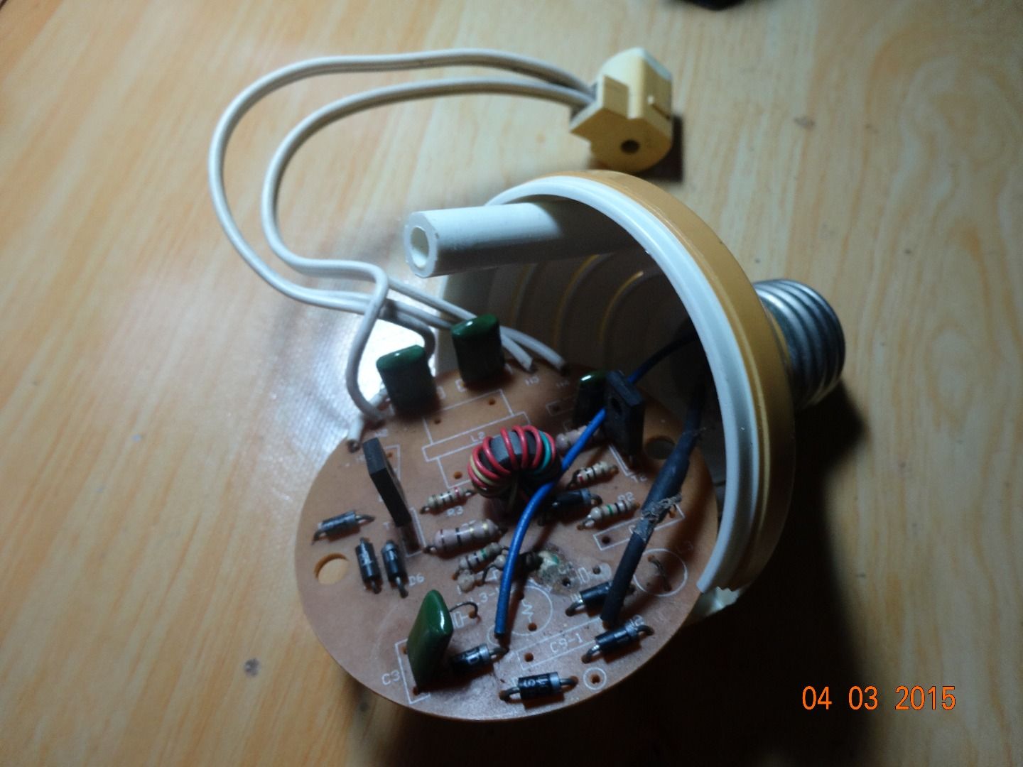 Electronics Components Salvage : 17 Steps (with Pictures) - Instructables