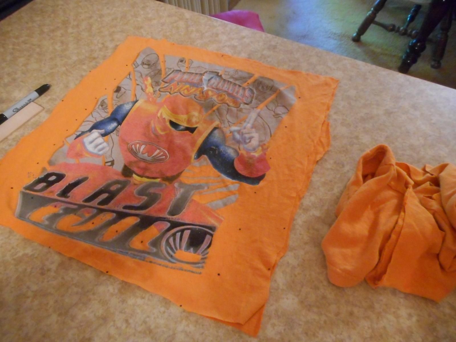 No-Sew Memory T-shirt Pillow : 10 Steps (with Pictures) - Instructables