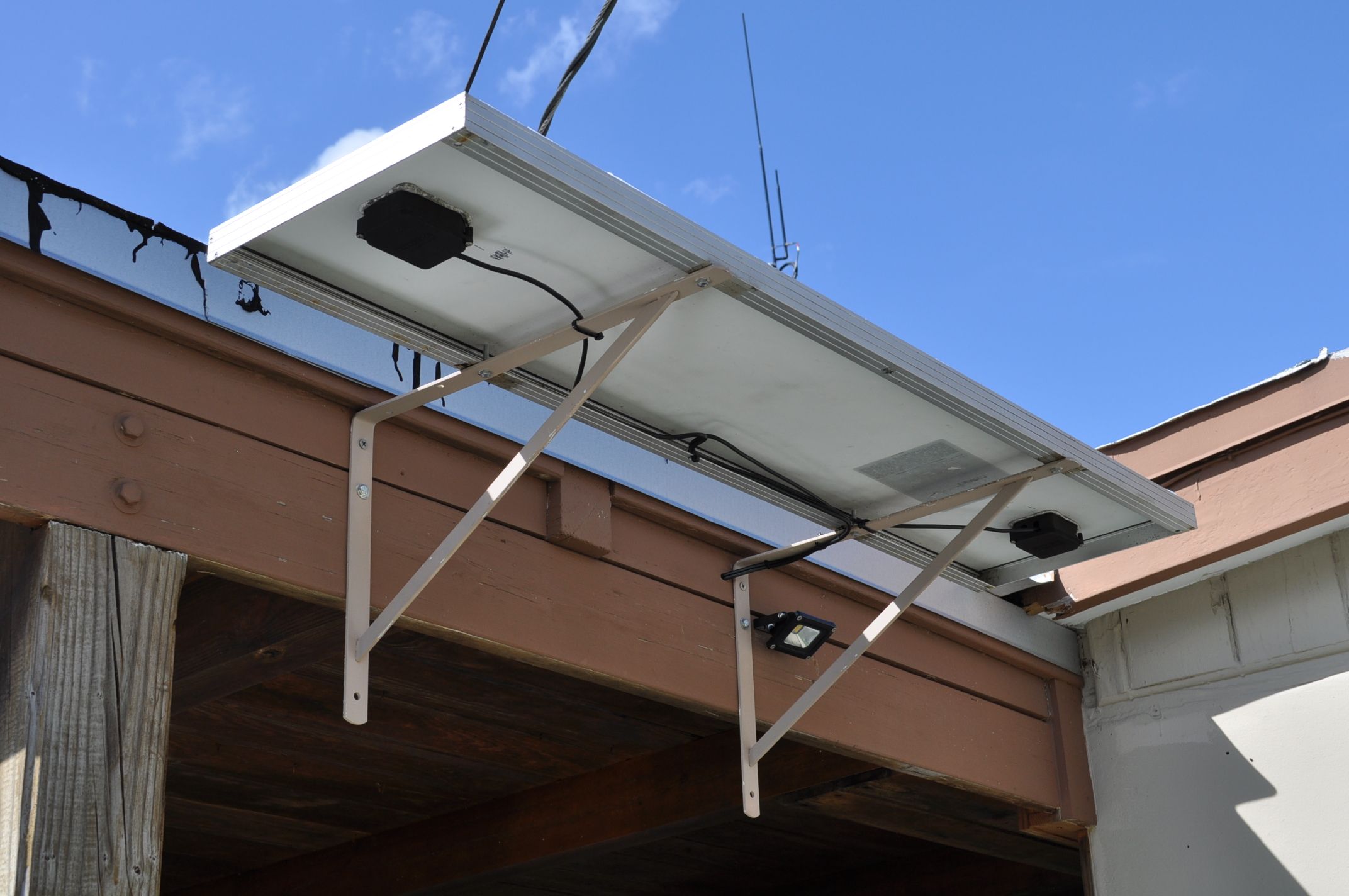 Solar Powered LED Yard Lighting Made Cheap & Easy : 9 Steps (with ...