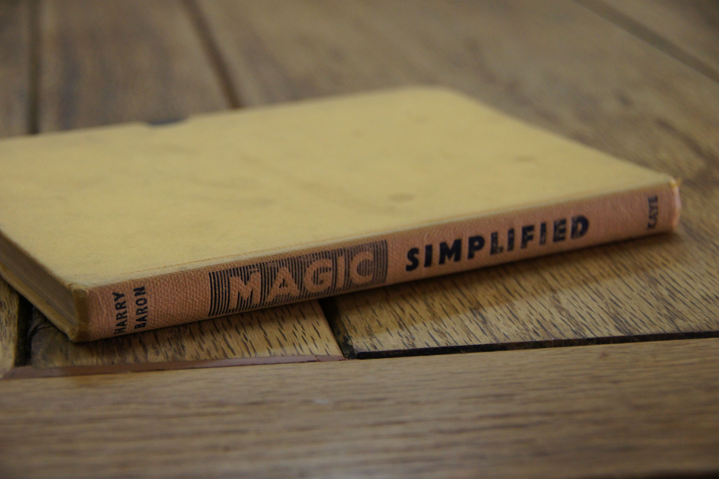 Halloween Hand Grab Scare / Floating Head Illusion : 6 Steps (with ...