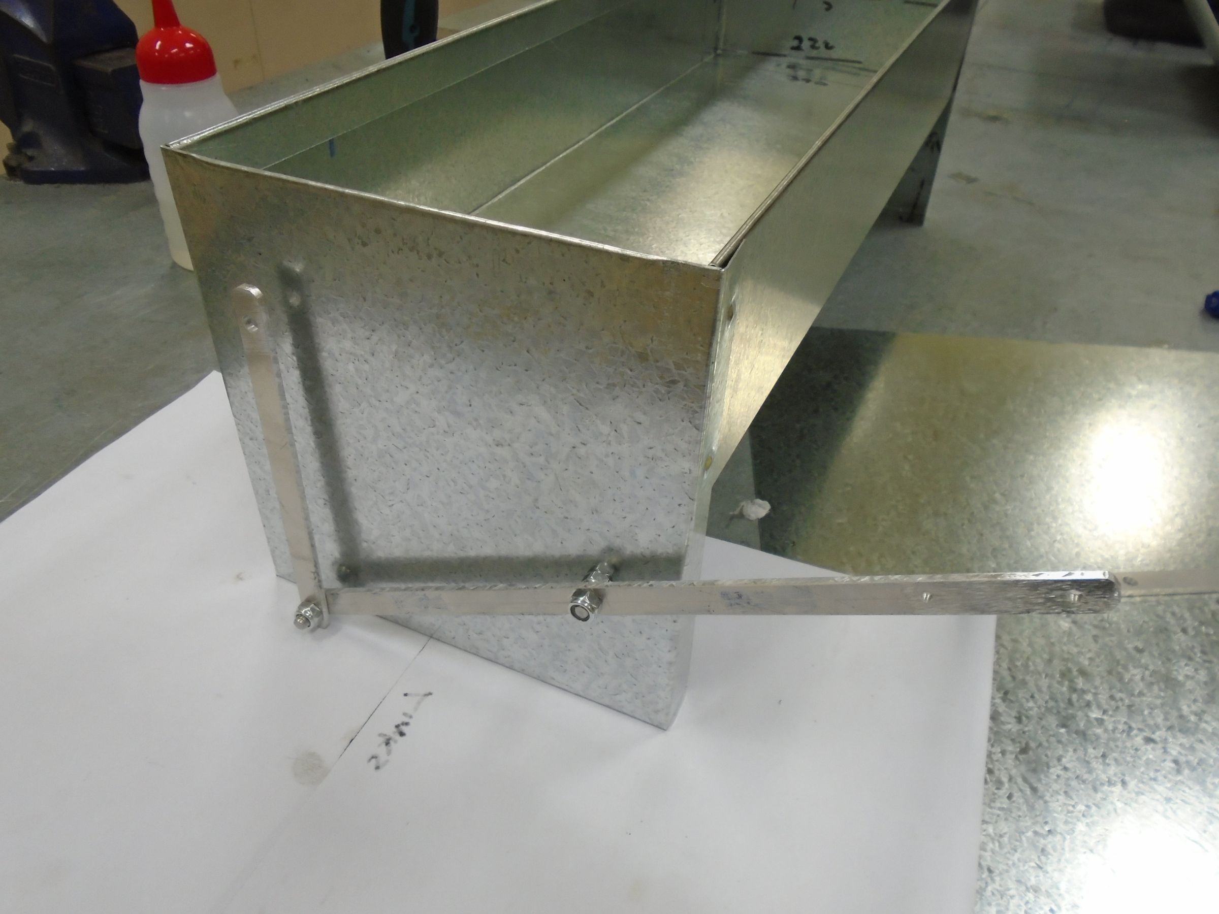 Automatic Chicken Feeder : 7 Steps (with Pictures) - Instructables