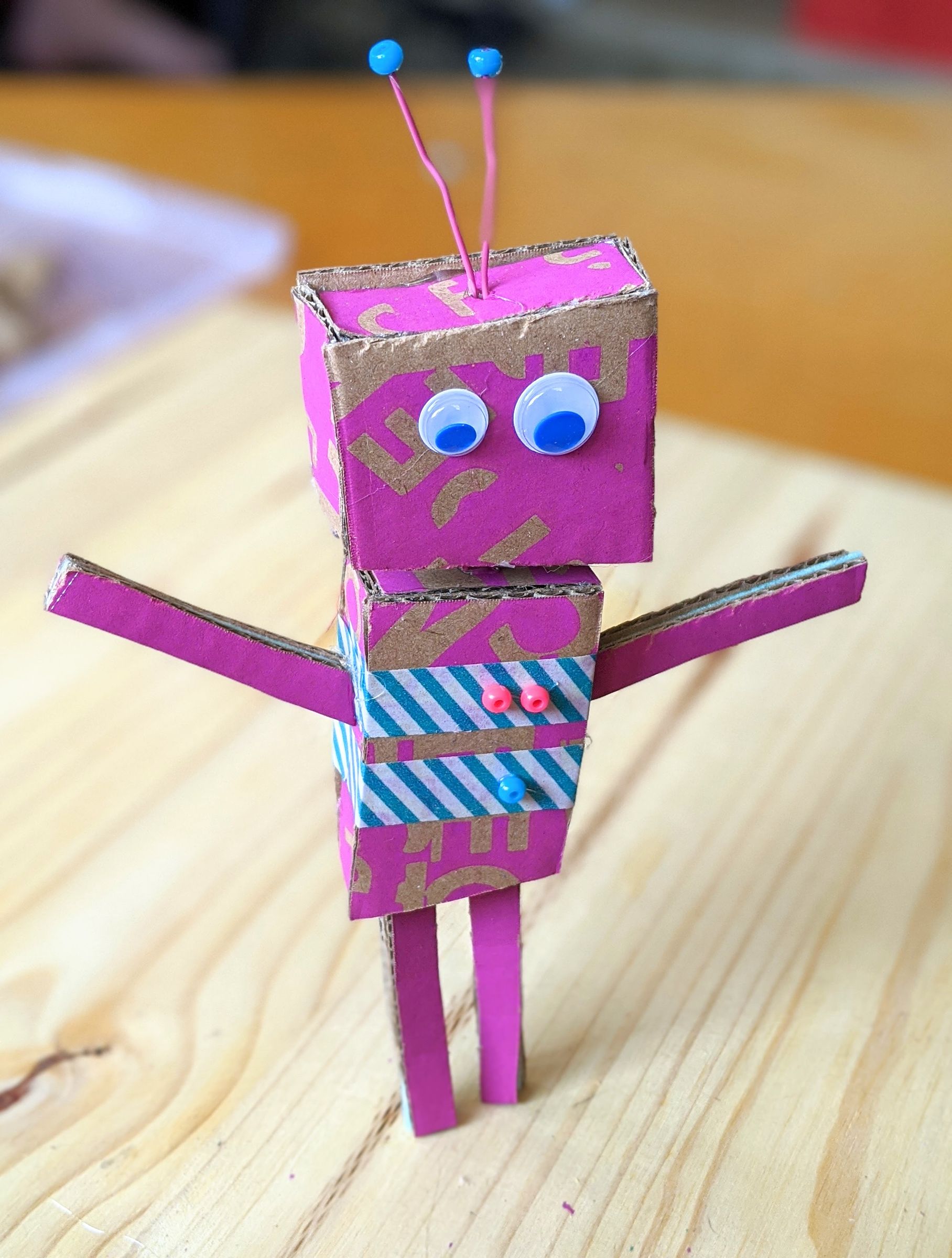 Make a Cardboard Robot : 6 Steps (with Pictures) - Instructables