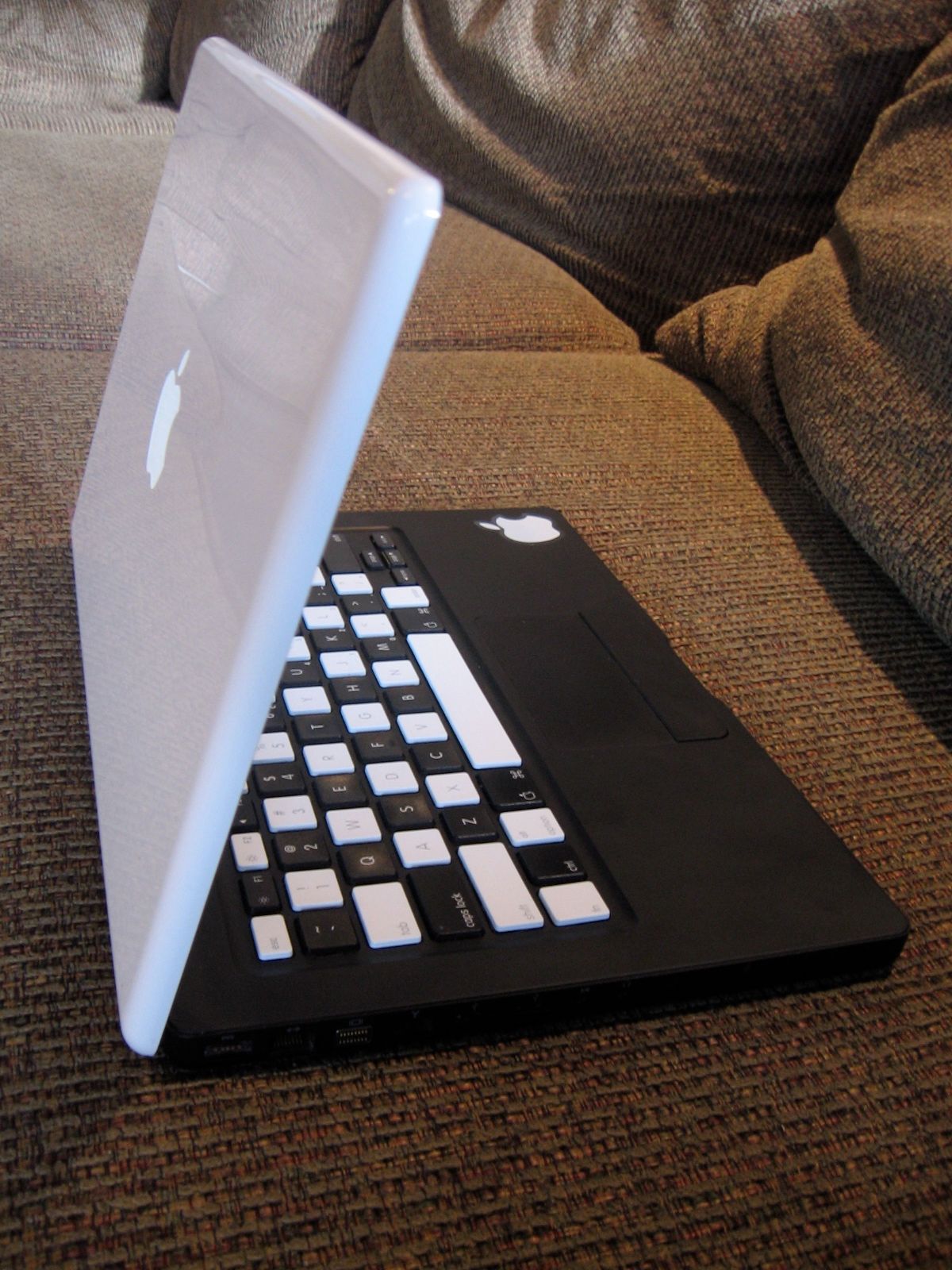 Modded MacBook : 4 Steps - Instructables