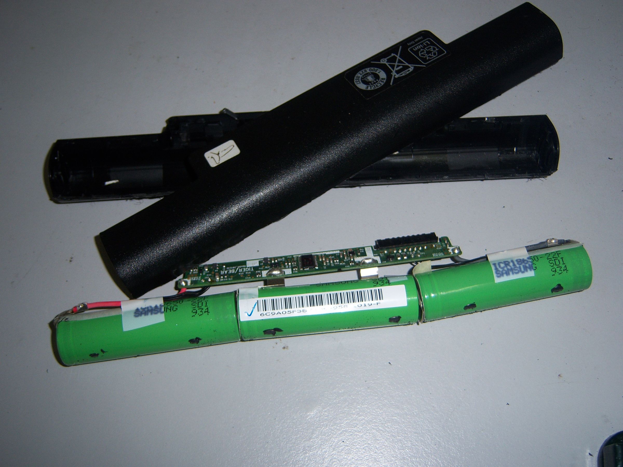 Salvage Lithium Ion Batteries From Laptop Batteries : 5 Steps ...