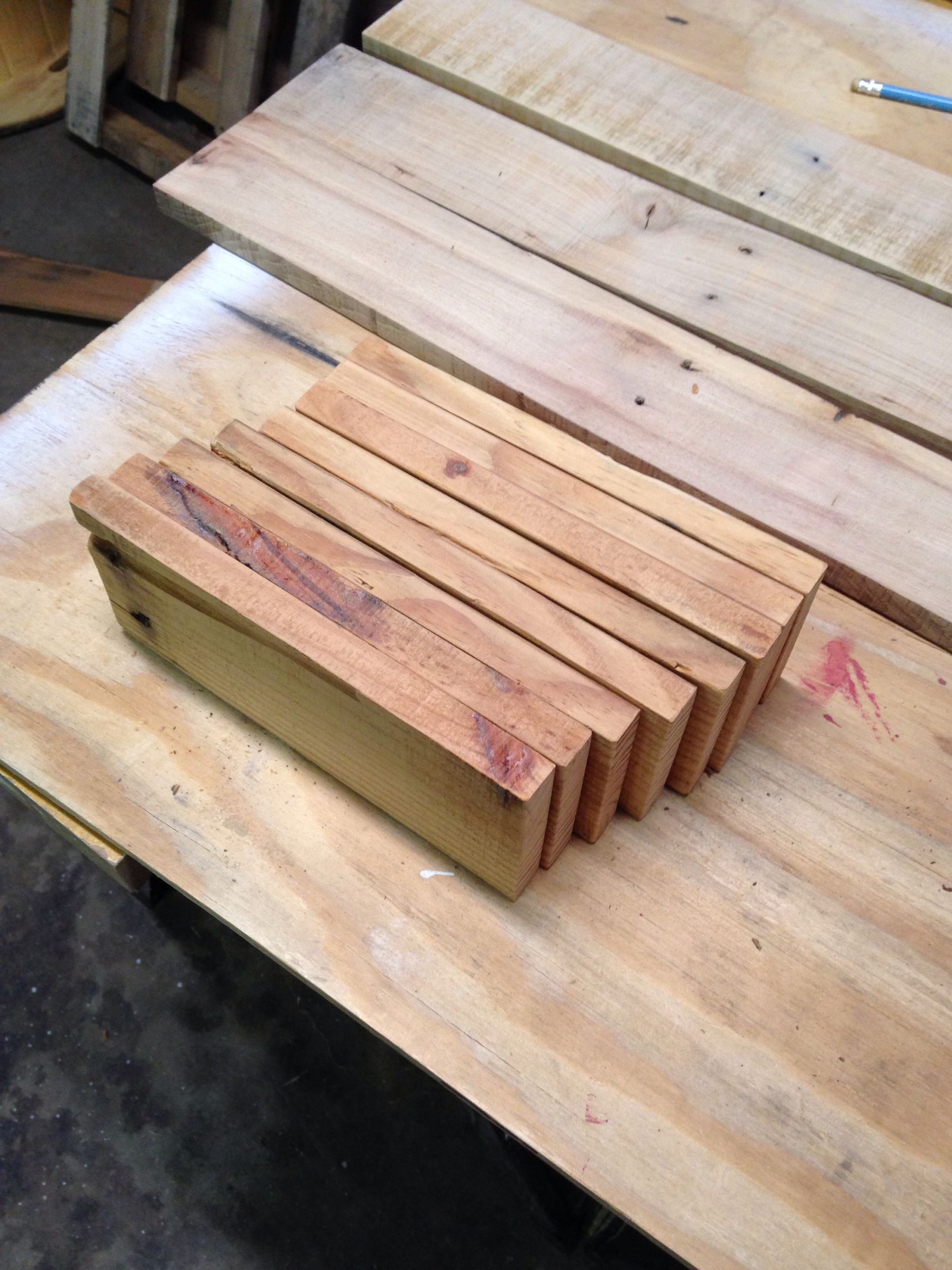 Simple Adjustable Shelving : 4 Steps (with Pictures) - Instructables