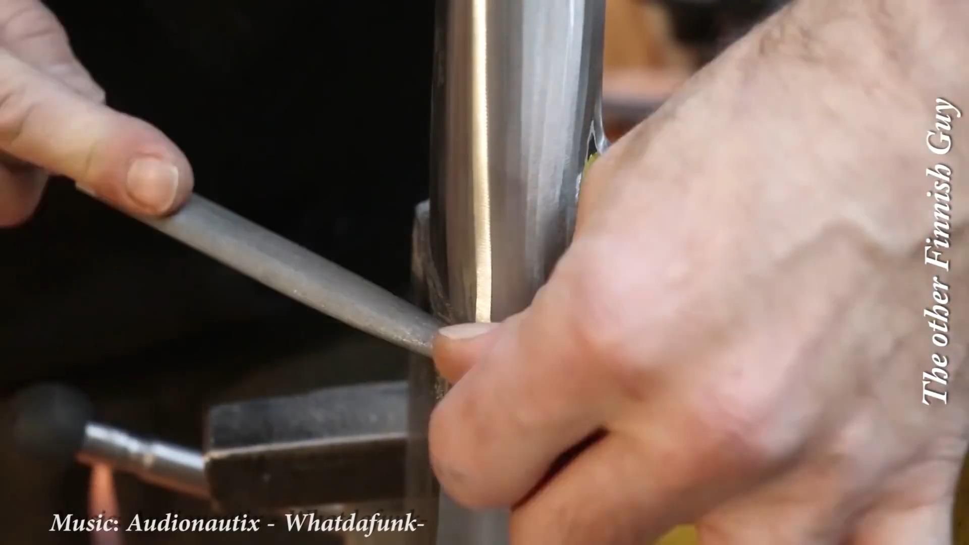 Making Aso / Railroad Track Anvil Using Angle Grinders. : 10 Steps ...