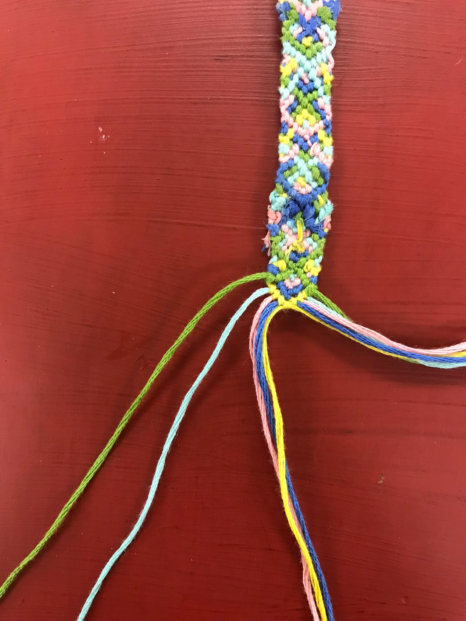 Friendship Bracelet With Teardrop Loop and Triangle Ending : 7 Steps ...
