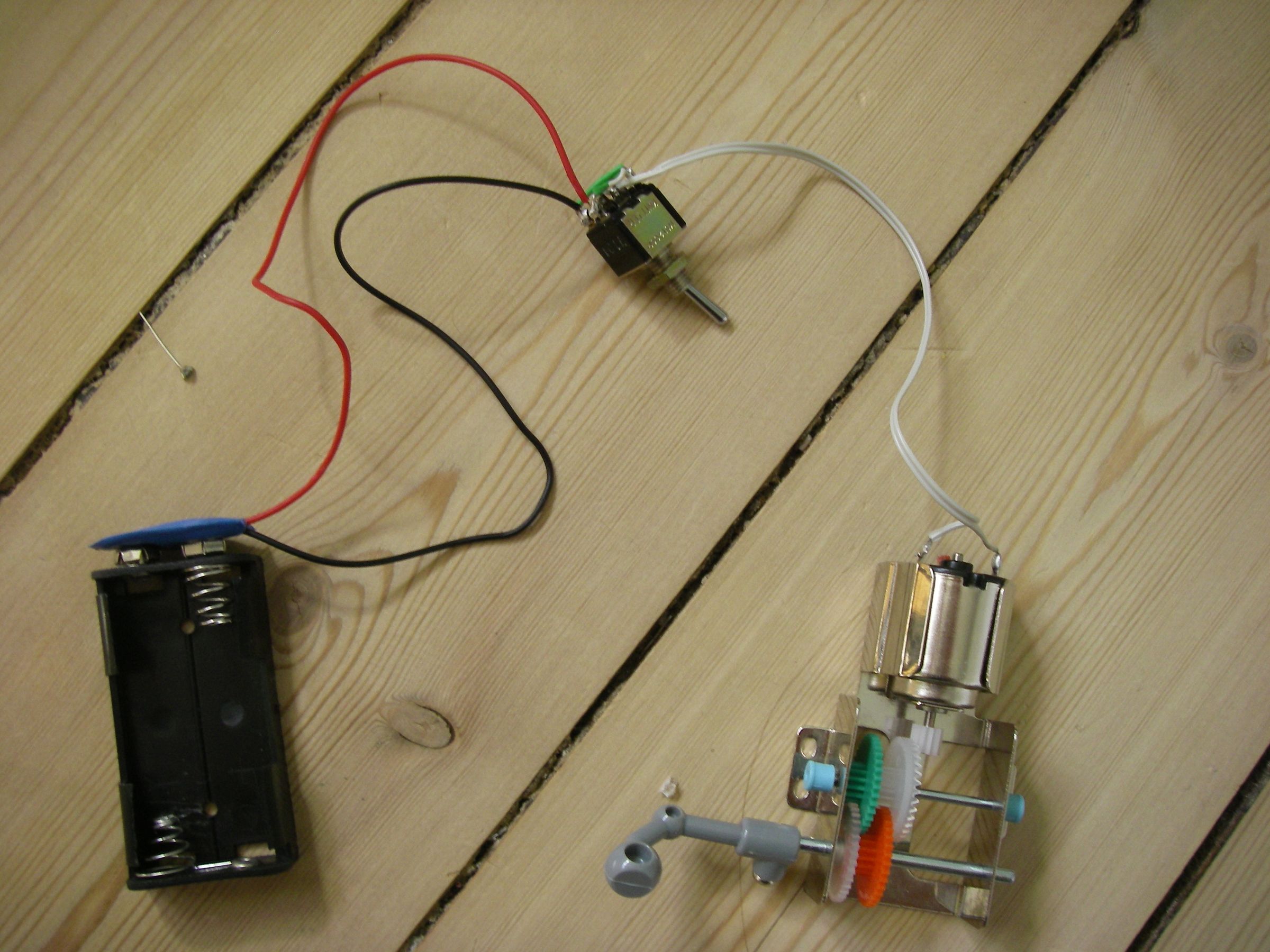 How to Control a DC Motor to Run in Both Directions : 3 Steps ...