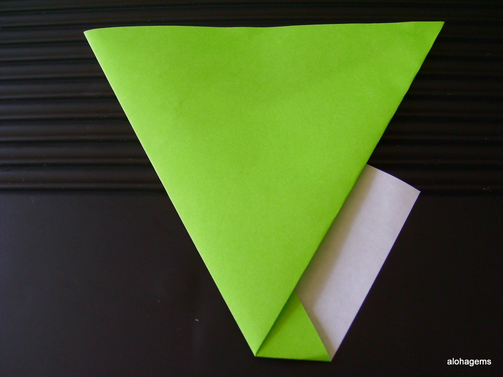 How to Make Origami of Equilateral Triangles With Pockets on Each Sides ...