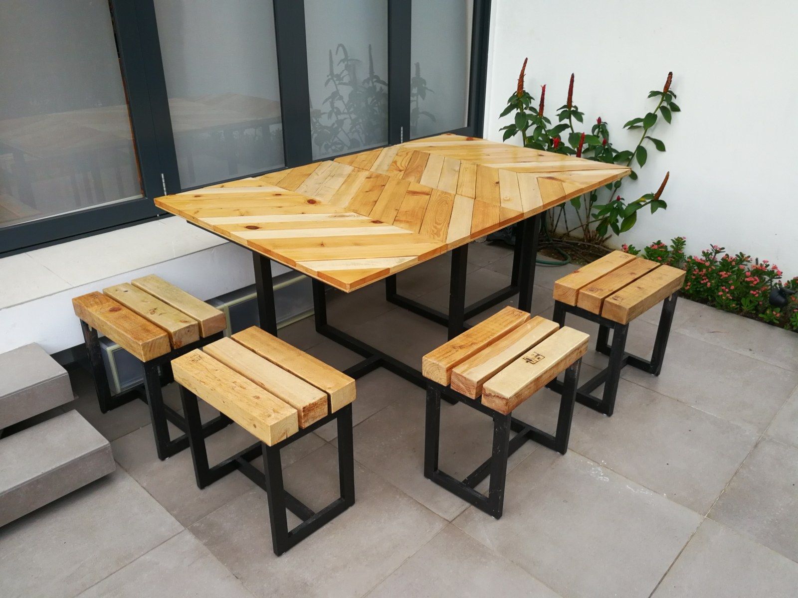 Pallet Wood Table With Hand-held Tools : 16 Steps (with Pictures ...