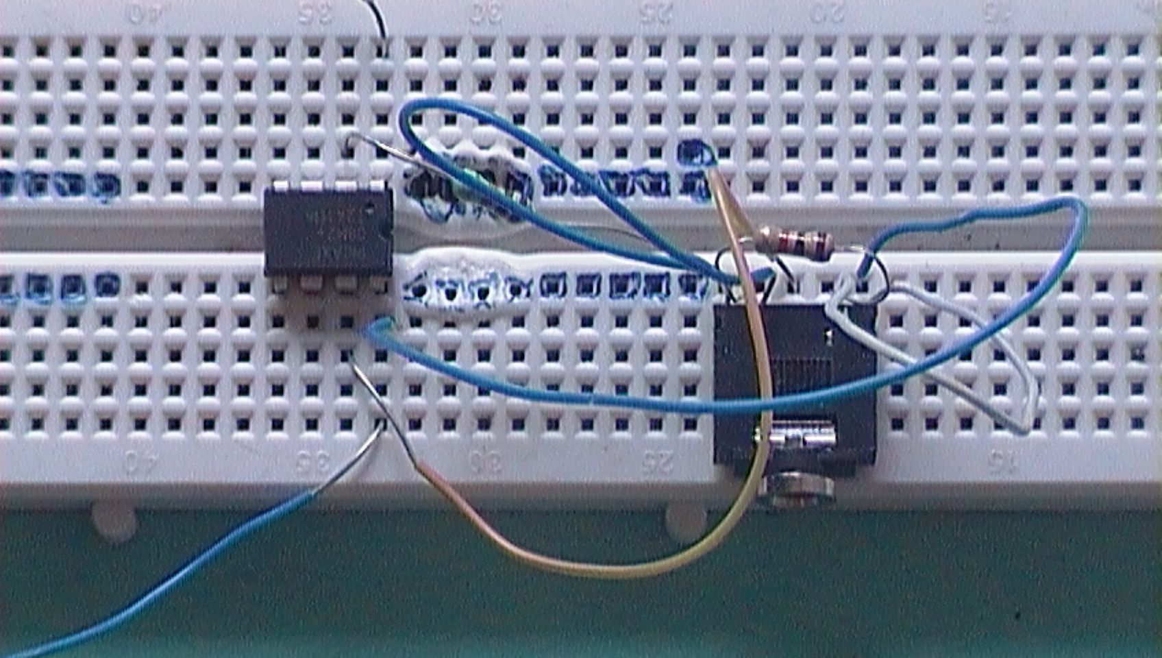 Light Sensing LED - PICAXE Version : 7 Steps (with Pictures) - Instructables