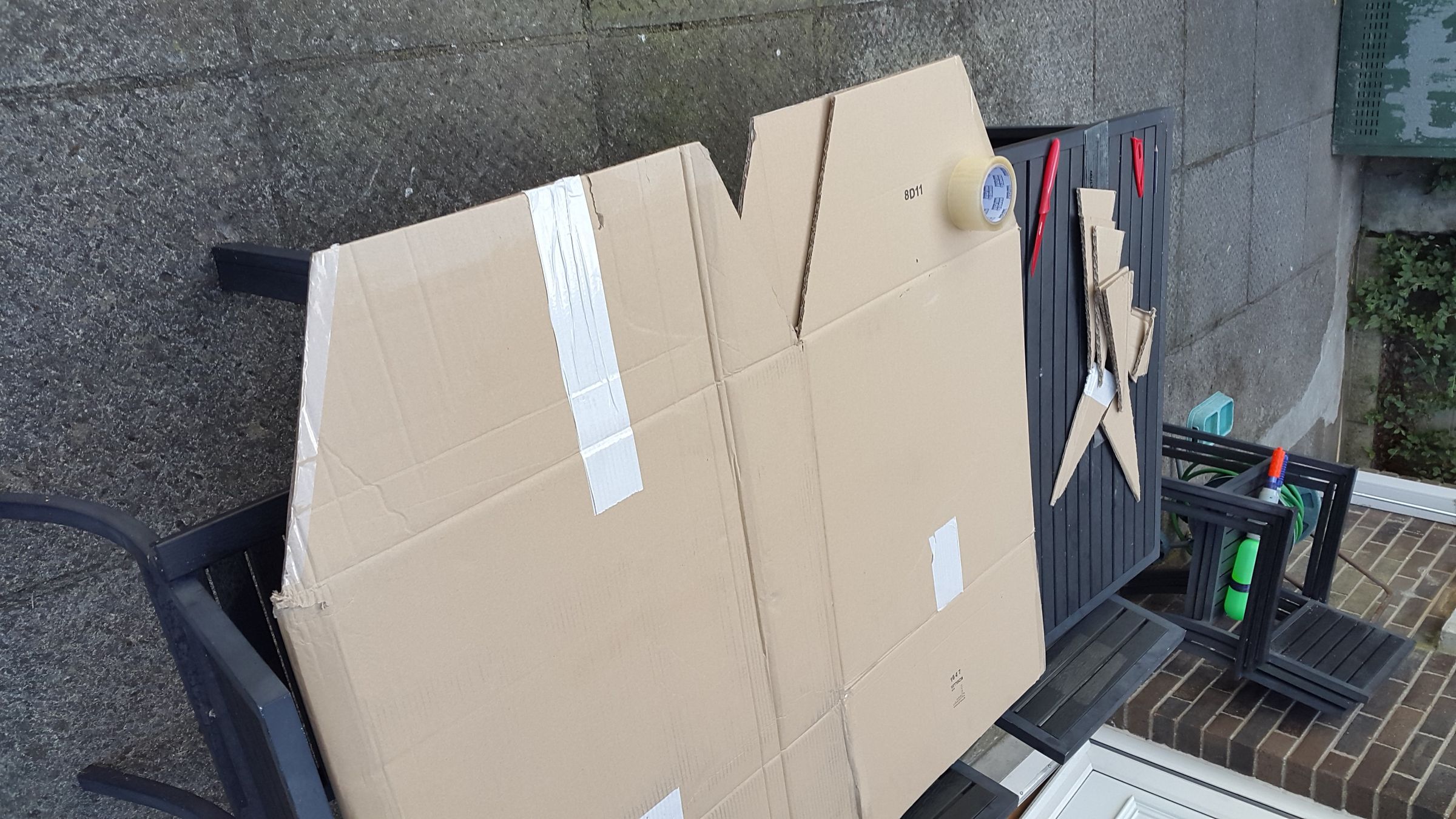 Simple and Foldable Cardboard Box Playhouse : 8 Steps - Instructables