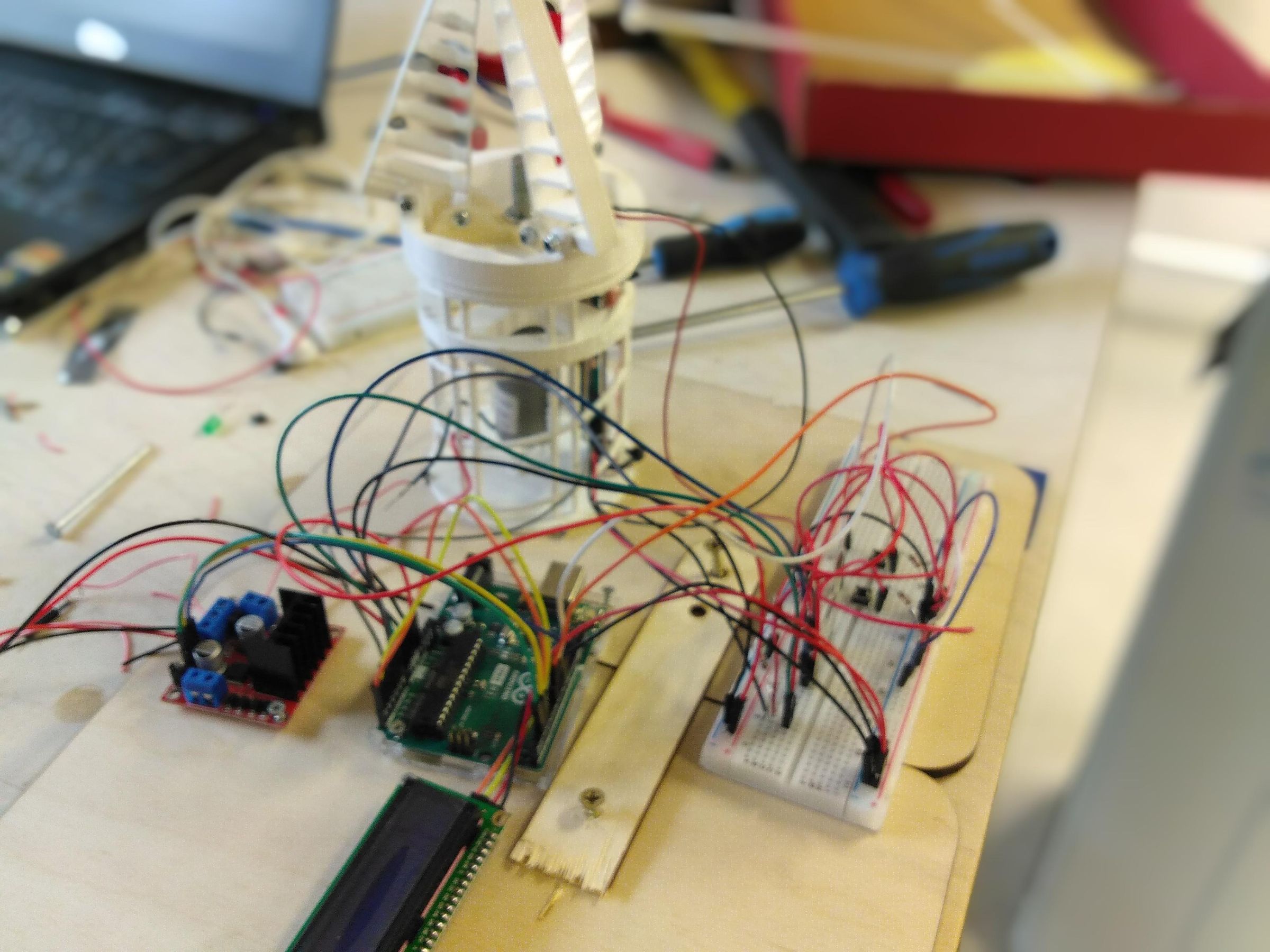 Three-Fingered Electric Gripper : 8 Steps (with Pictures) - Instructables