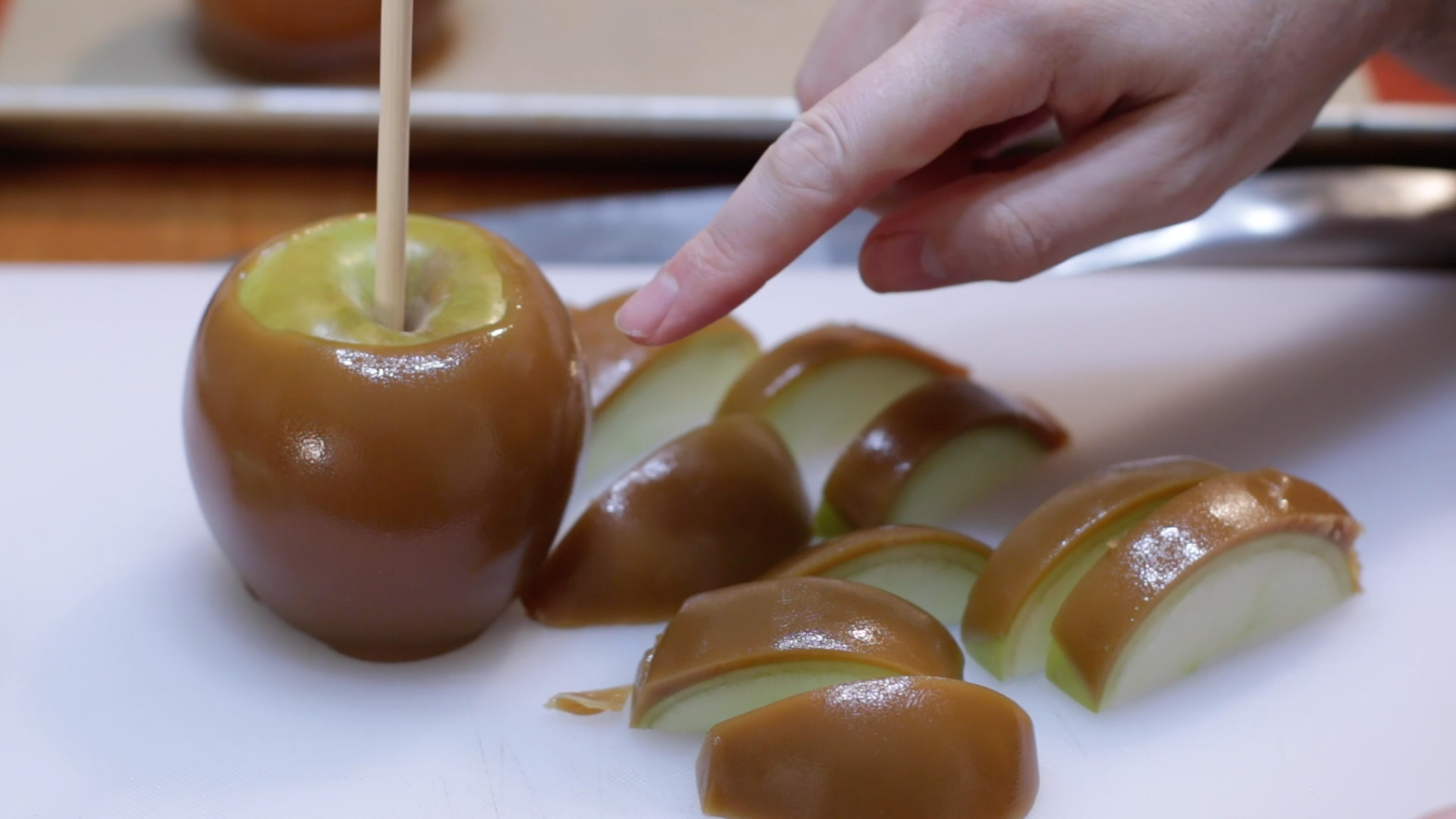 Easy Homemade Caramel Apples : 8 Steps (with Pictures) - Instructables