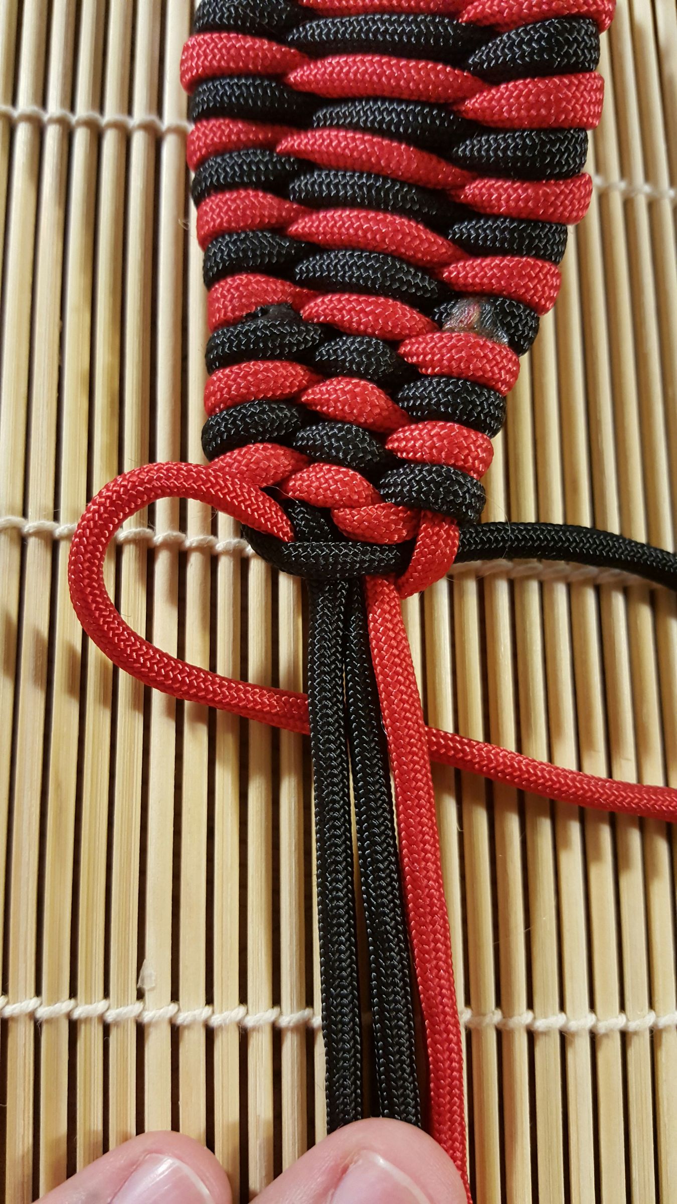Paracord Snake : 10 Steps (with Pictures) - Instructables