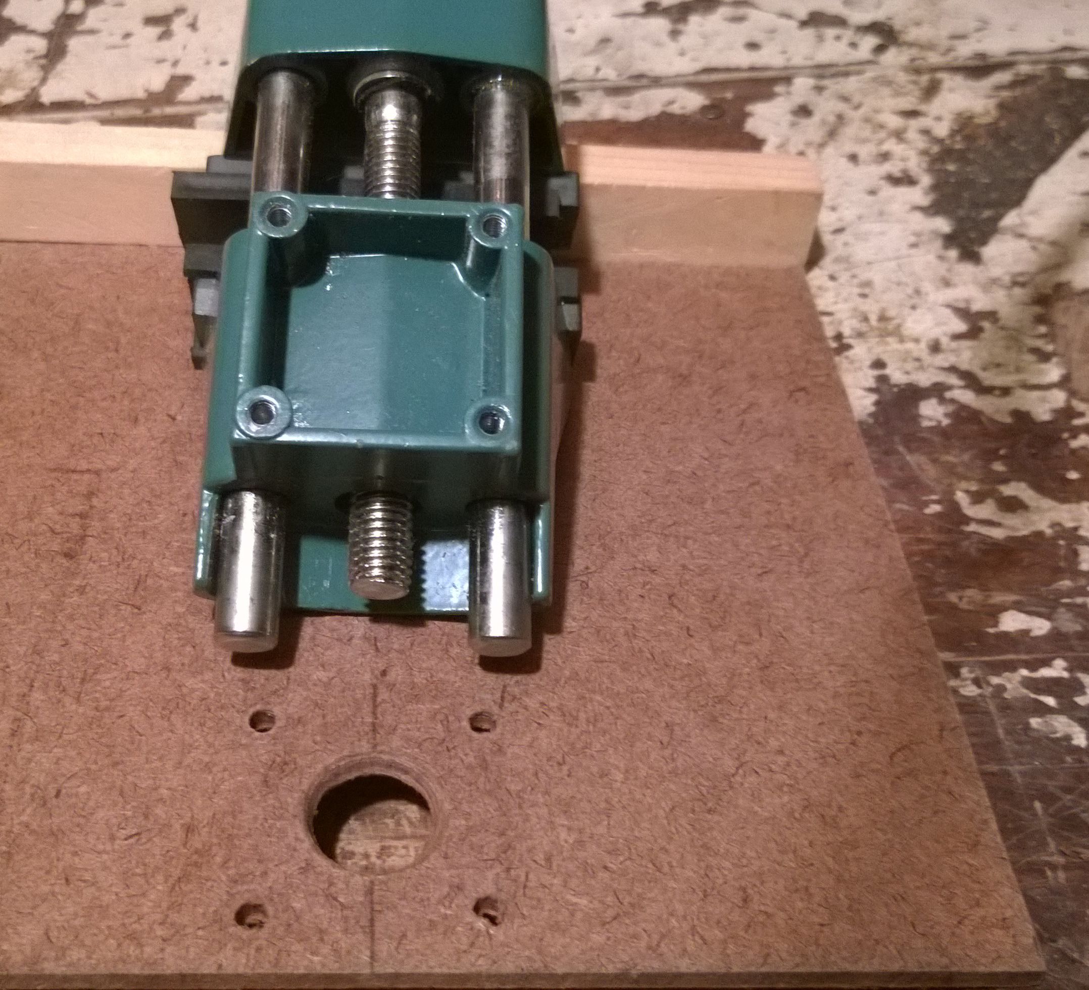 Helping Hands Vise : 4 Steps (with Pictures) - Instructables