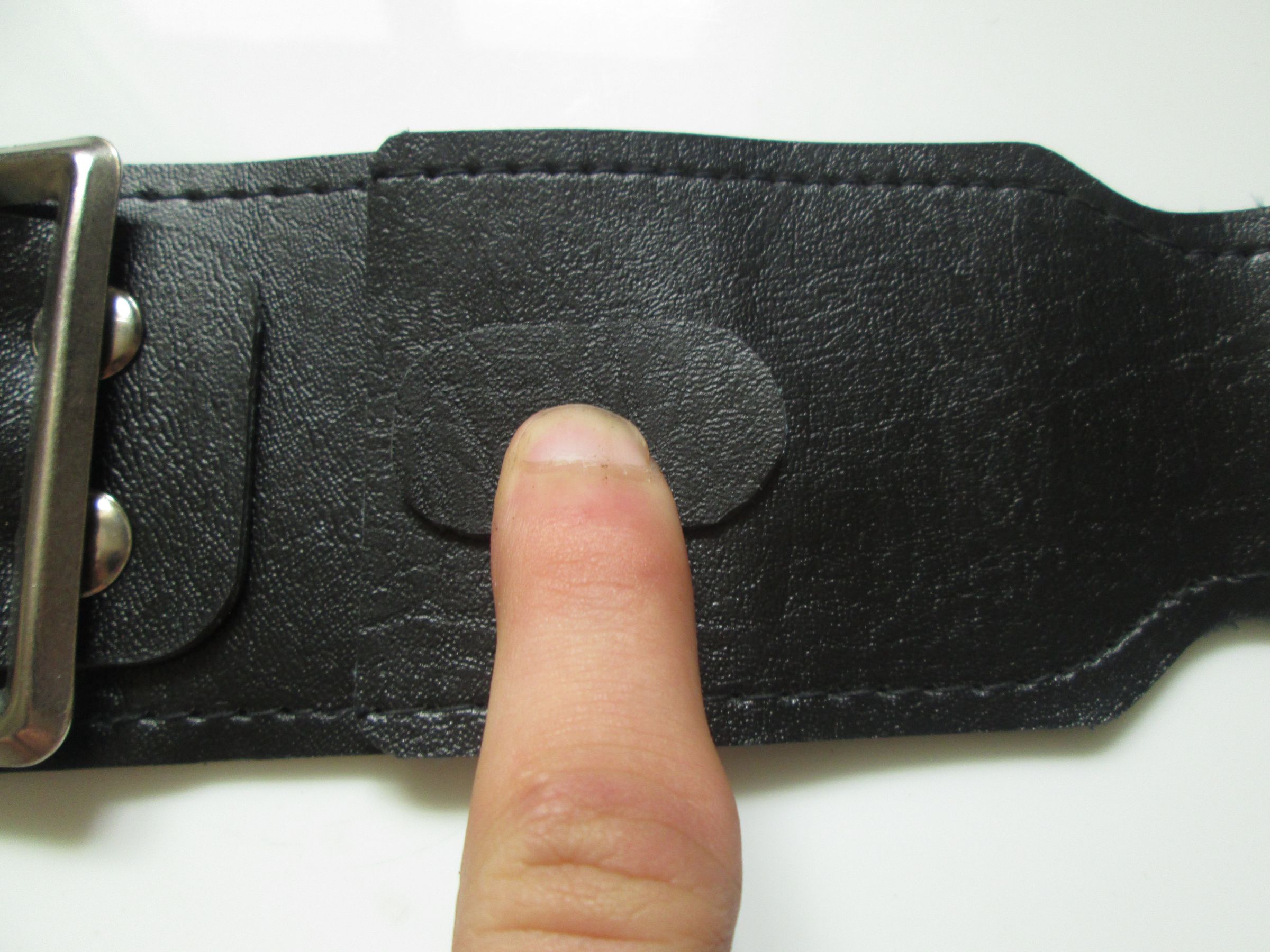 Make Handcuffs From a Suitcase : 5 Steps (with Pictures) - Instructables