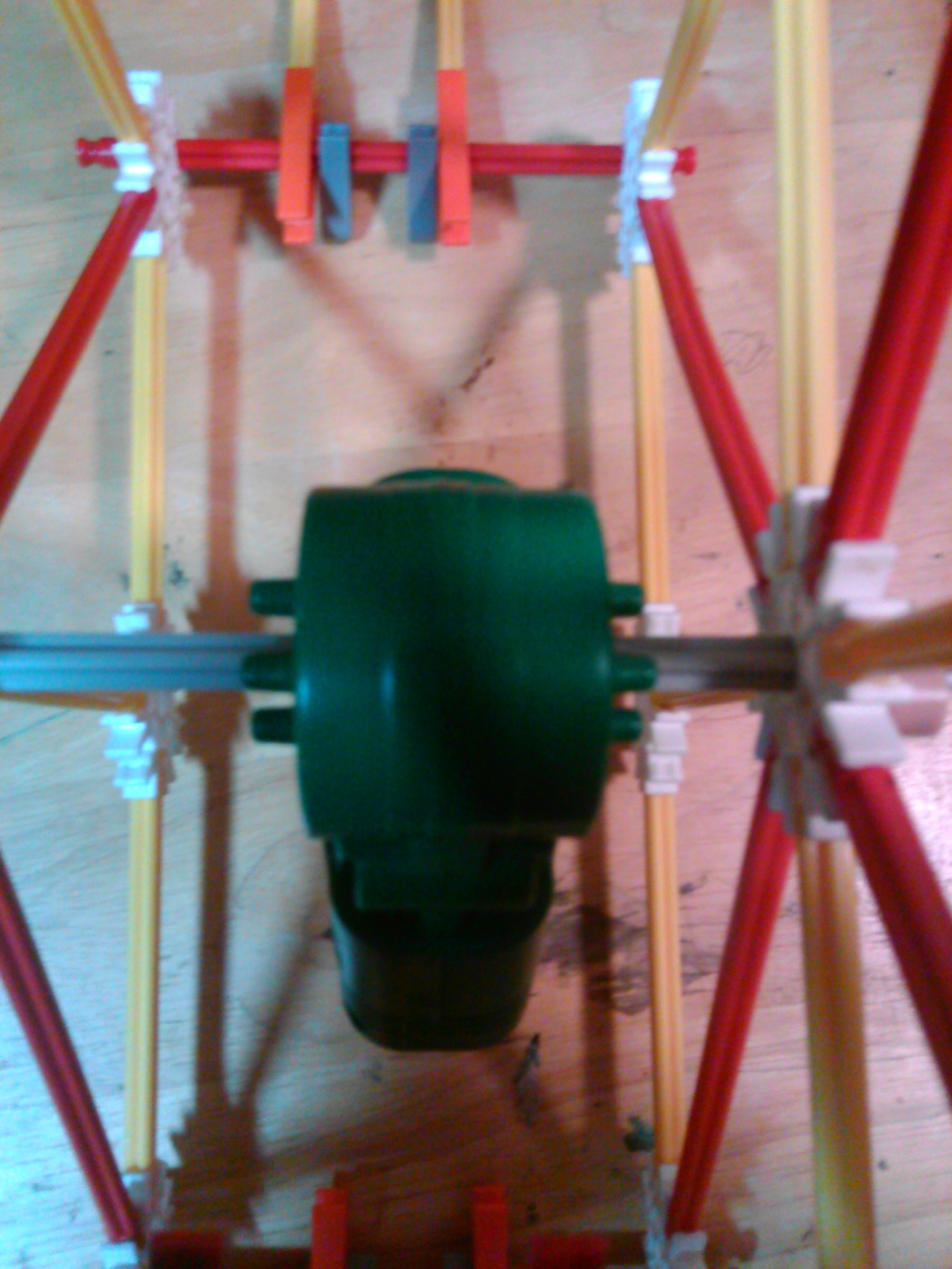 Simple K'NEX Ferris Wheel : 14 Steps - Instructables