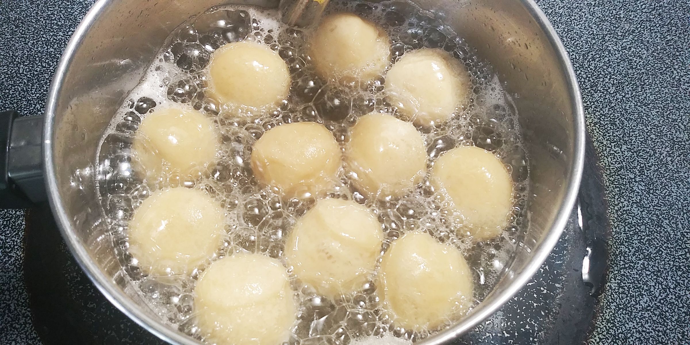 Copycat Krispy Kreme Original Glazed Donuts : 23 Steps (with Pictures ...