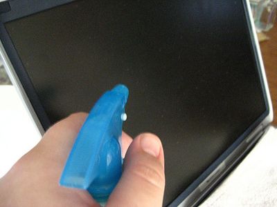 How to Clean a Laptop Screen With Household Products : 7 Steps ...