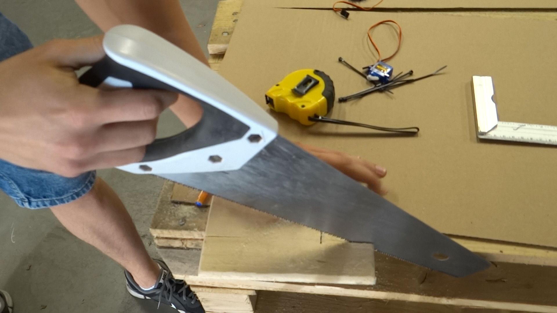 Fidget Spinning Robot : 7 Steps (with Pictures) - Instructables