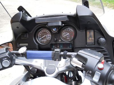 R1150RT Mount for GPS and STUFF : 6 Steps - Instructables
