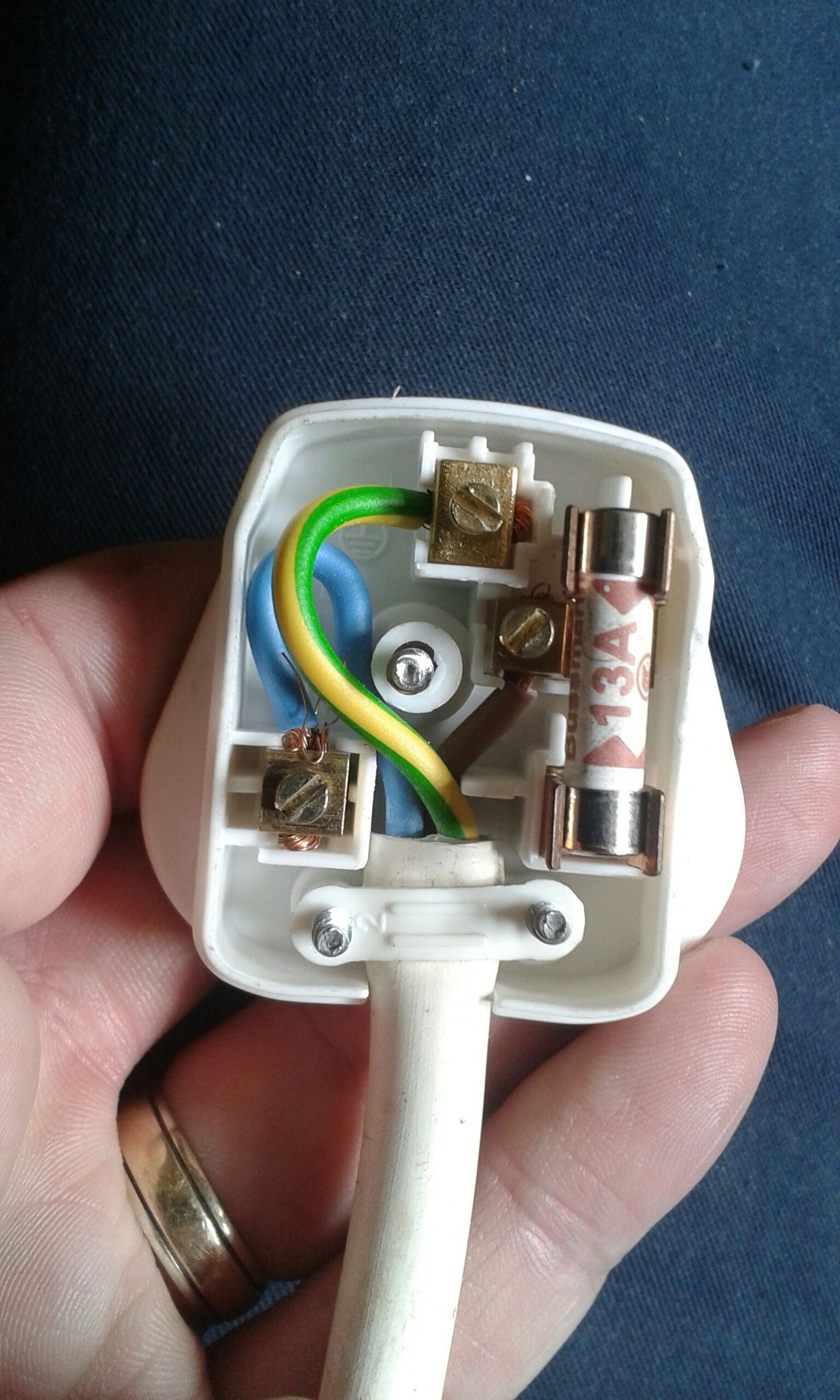 UK/European Extension Cable : 3 Steps - Instructables