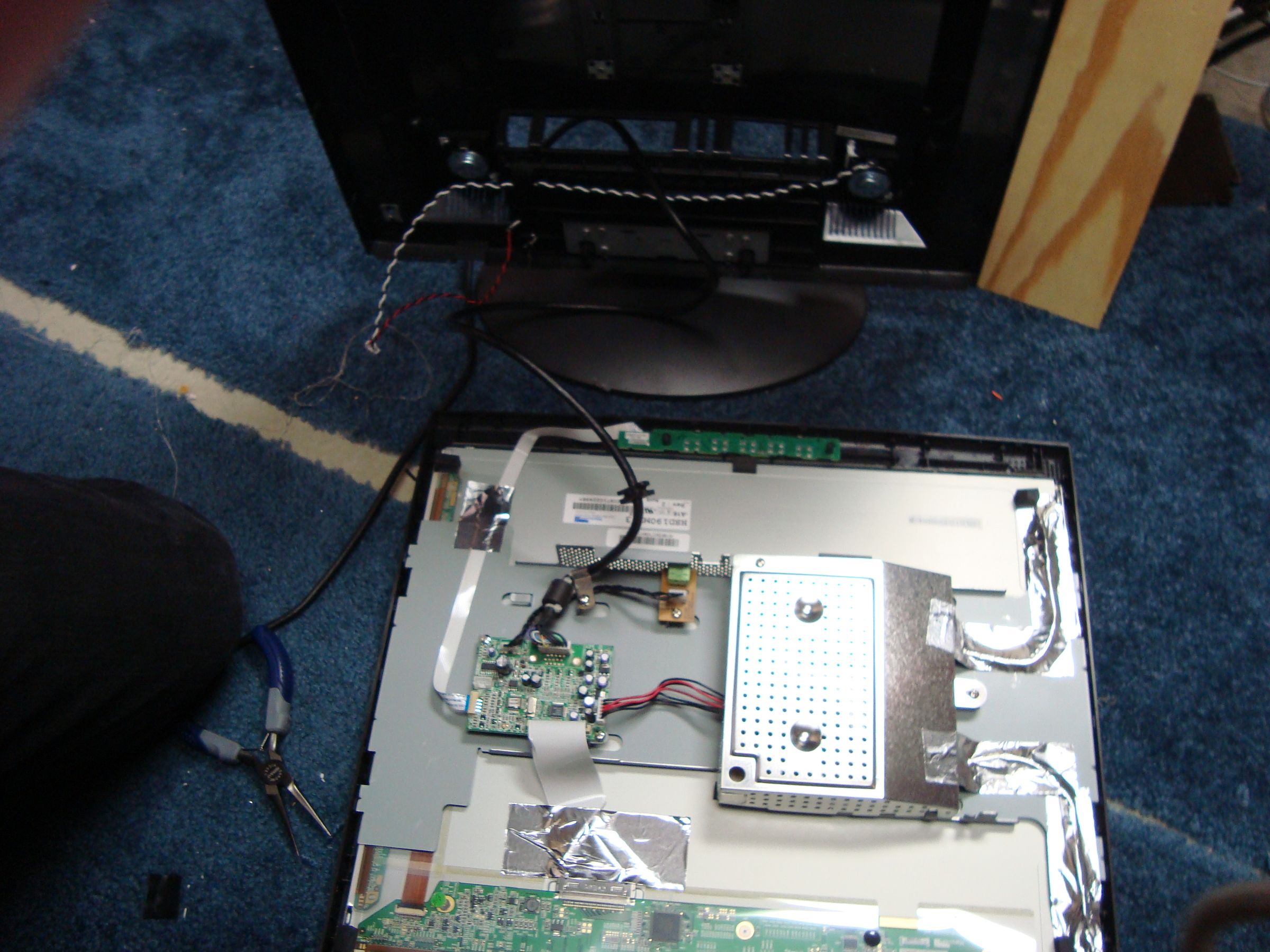 Fix a Malfunctioning LCD Power Supply : 10 Steps - Instructables