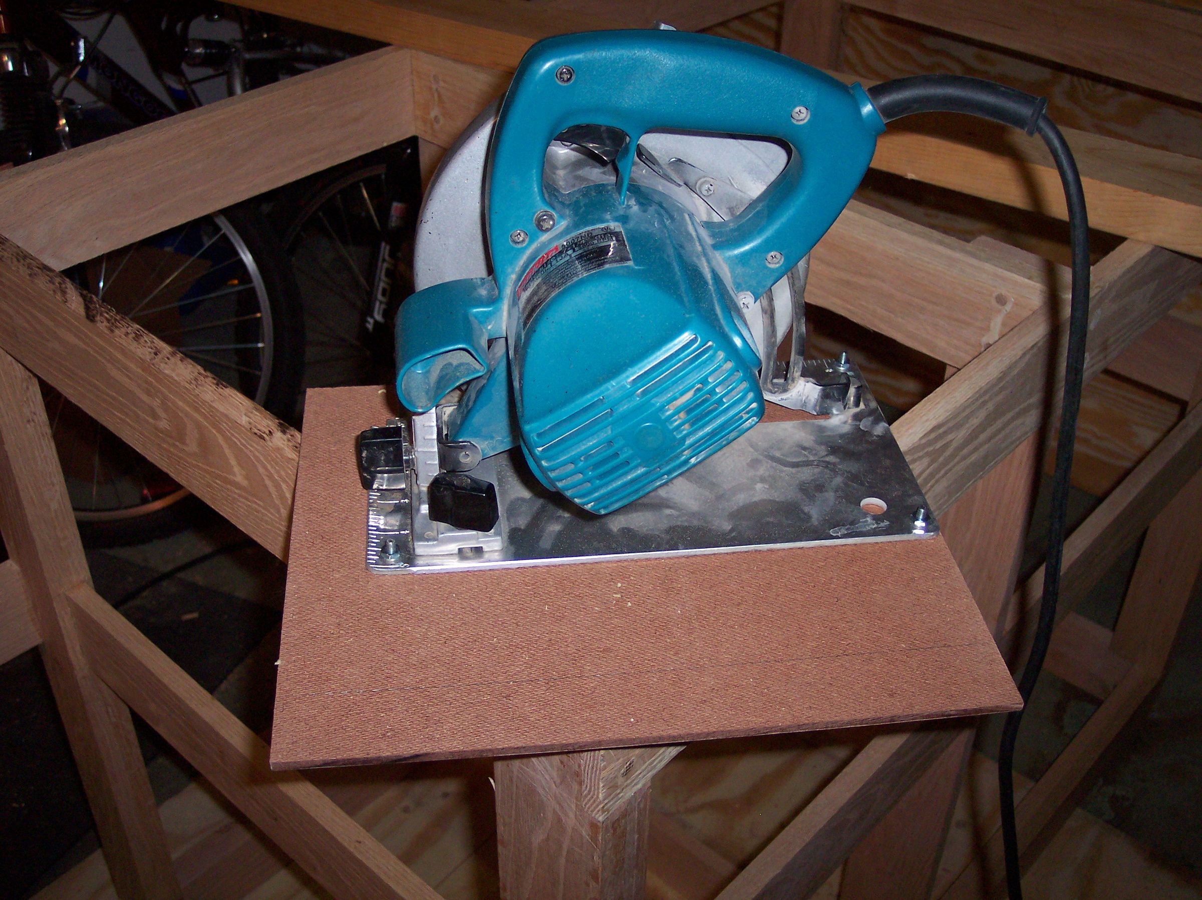 Tips and Jigs Part 1: Circular Saw Straight-Cutting Jig : 9 Steps ...