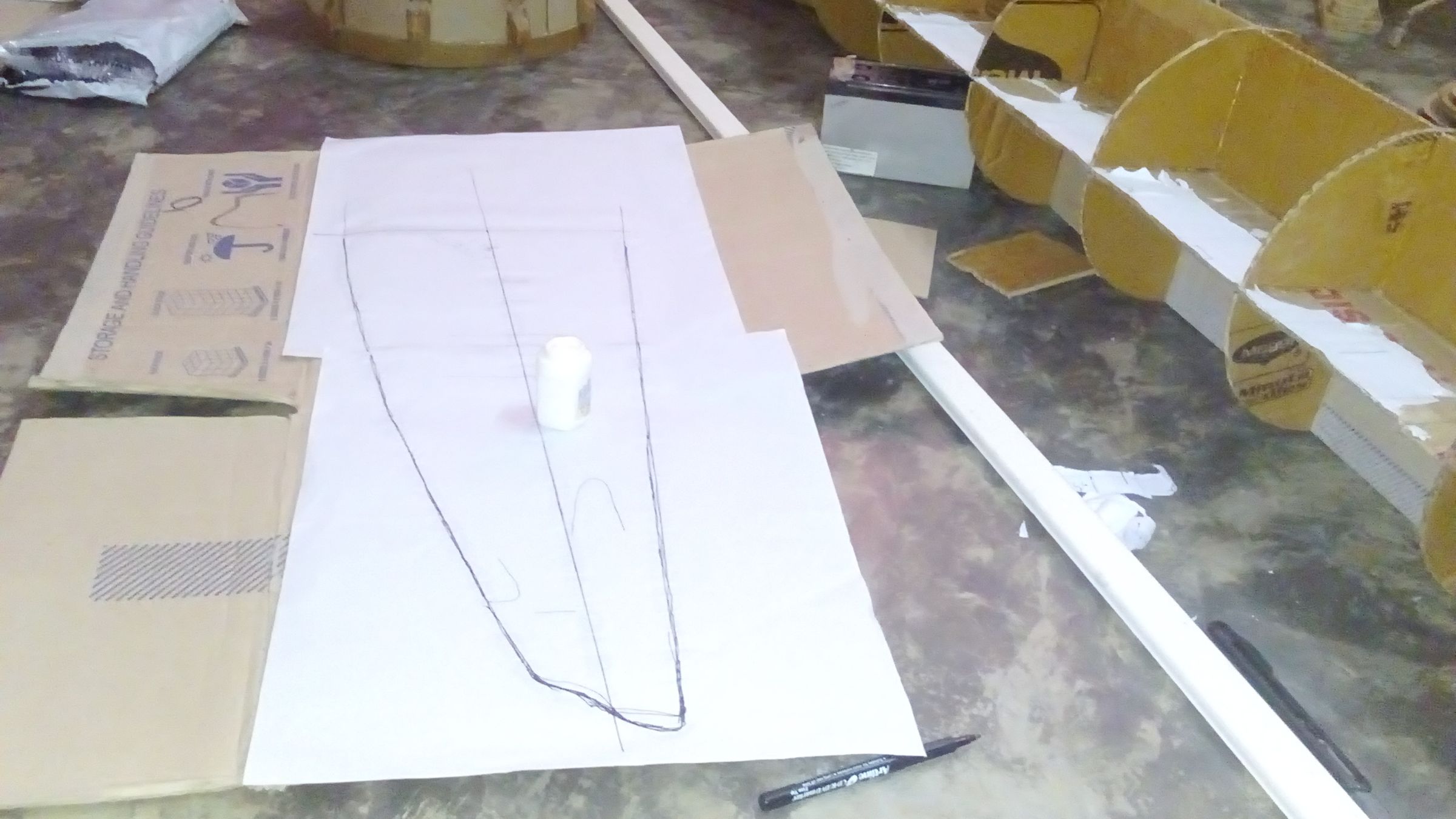 Boeing 737-800 Build Out of CARDBOARD : 9 Steps (with Pictures ...