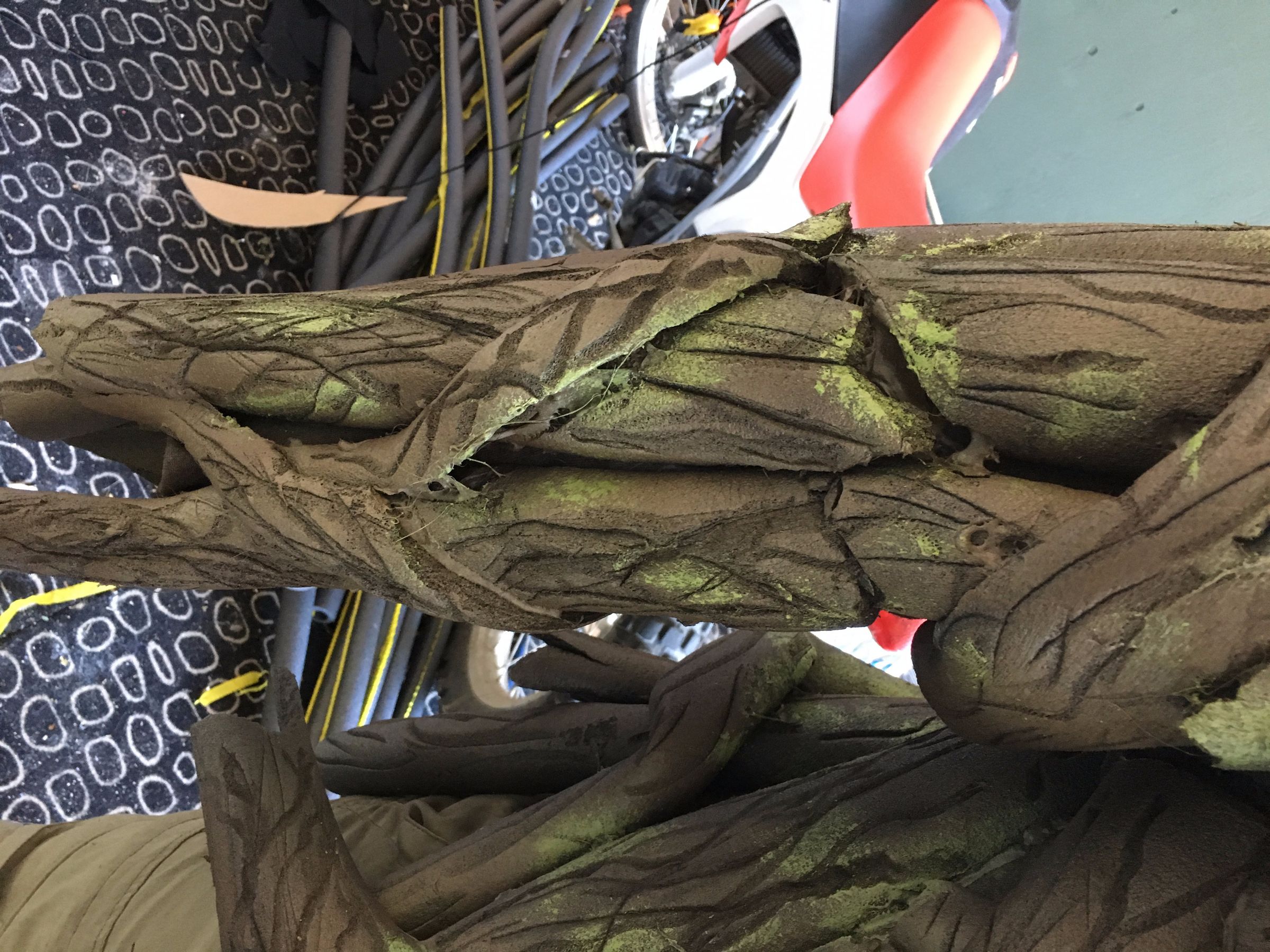 DIY Groot Guardians of the Galaxy Costume - I AM GROOT! : 5 Steps (with ...