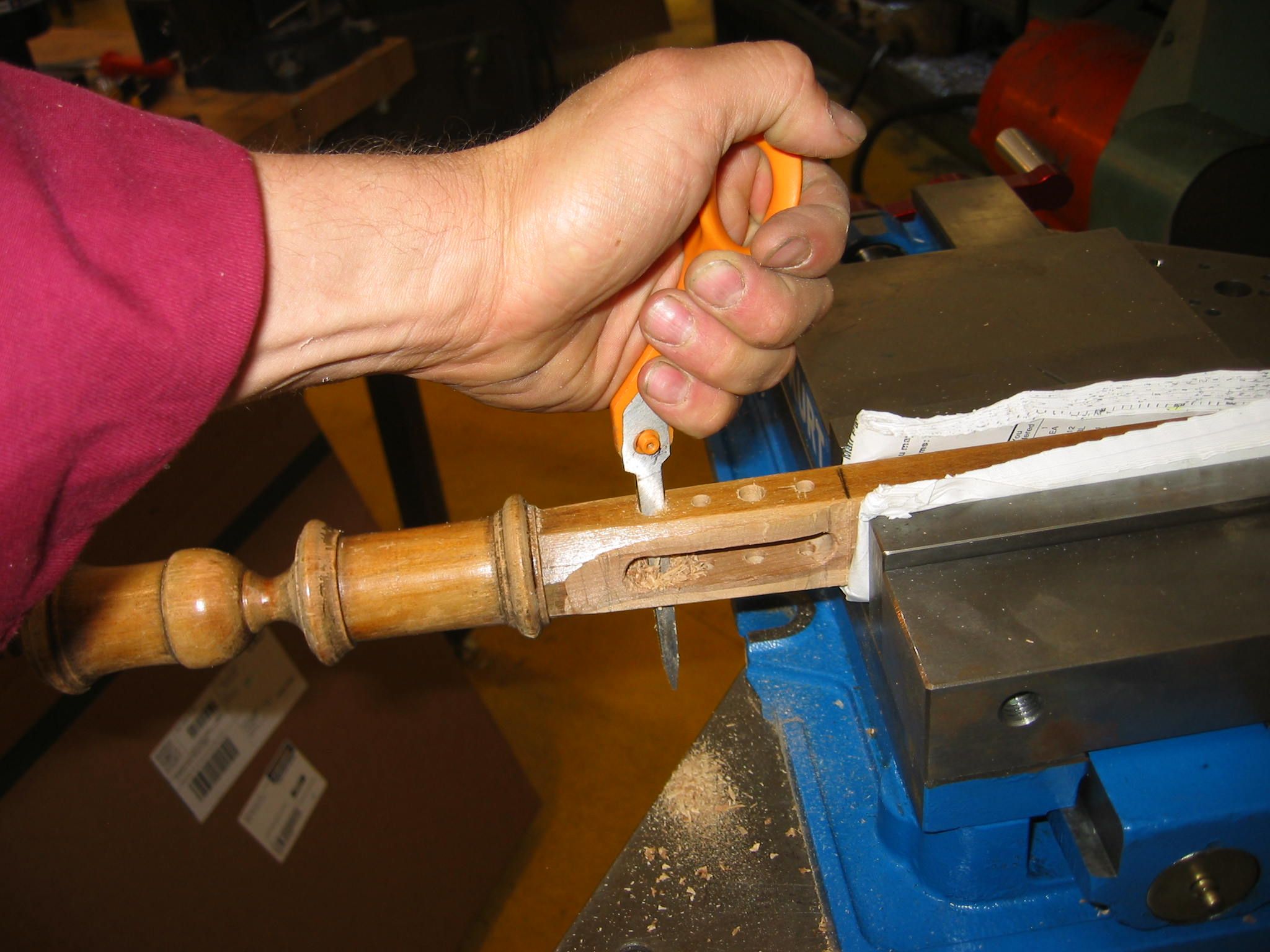 Cookie Tin Banjo Part 4: Bed Post Banjo : 16 Steps (with Pictures ...