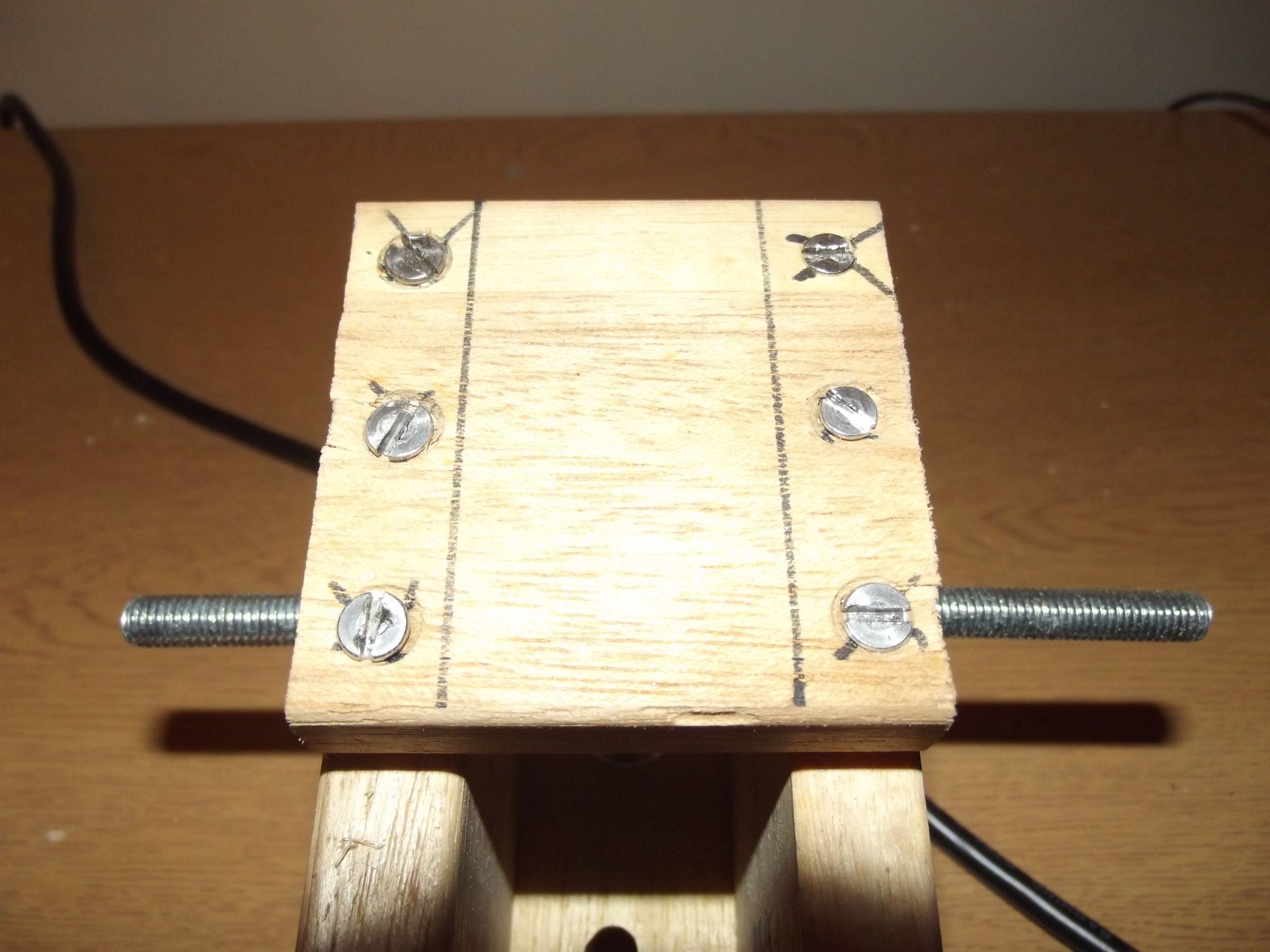 Varifocal Triple Monitor Stand : 10 Steps (with Pictures) - Instructables