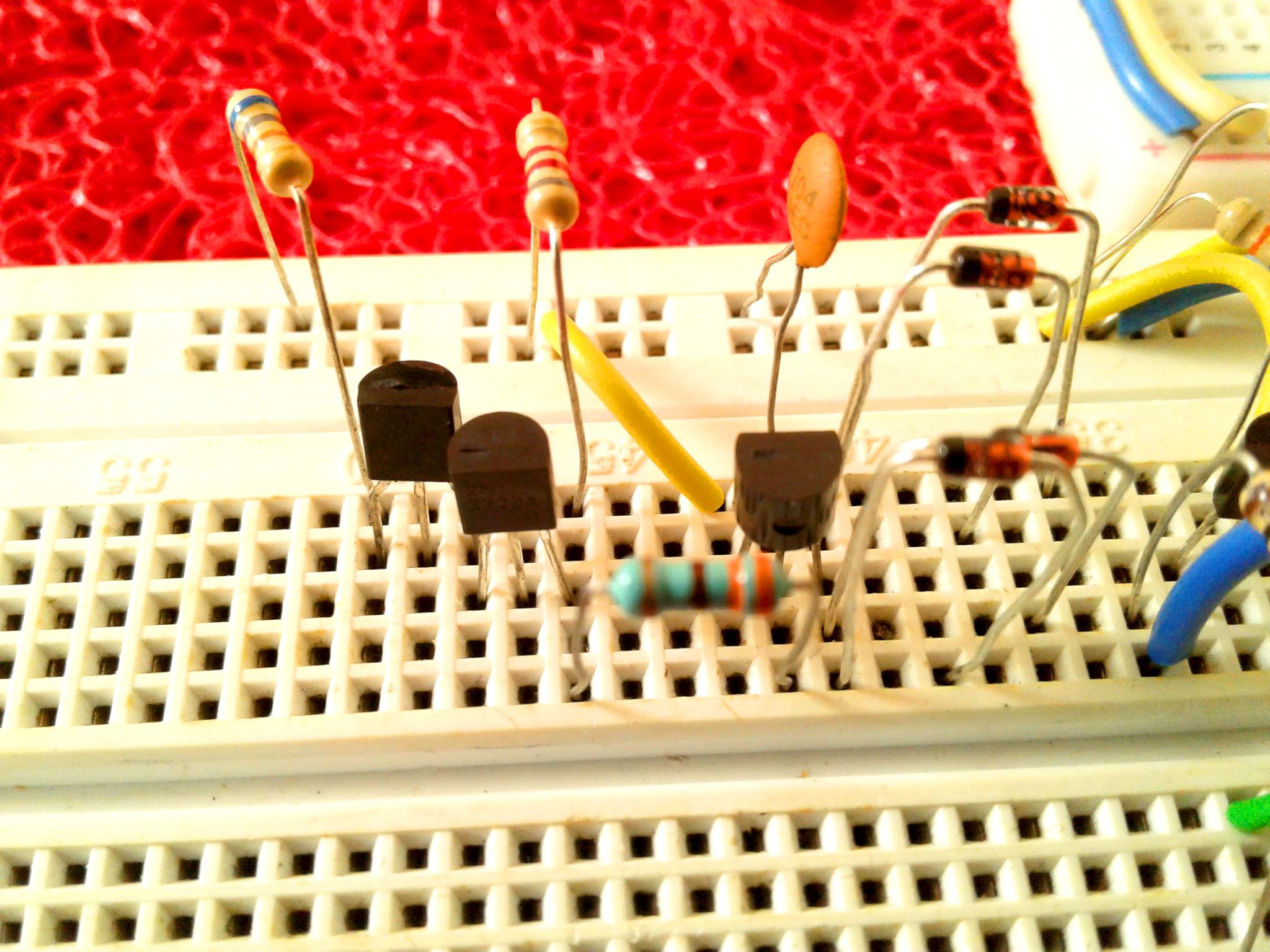 BCD Counter Using Discrete TRANSISTORS : 16 Steps - Instructables