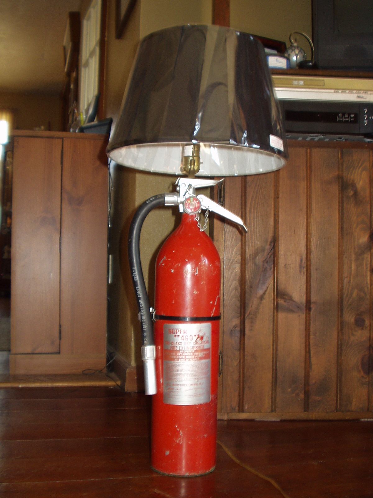 Fire Extinguisher Lamp : 5 Steps - Instructables