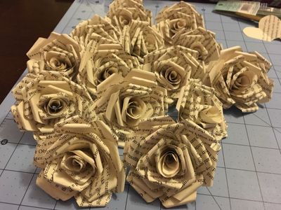 How to Make Book Page Flowers : 7 Steps (with Pictures) - Instructables